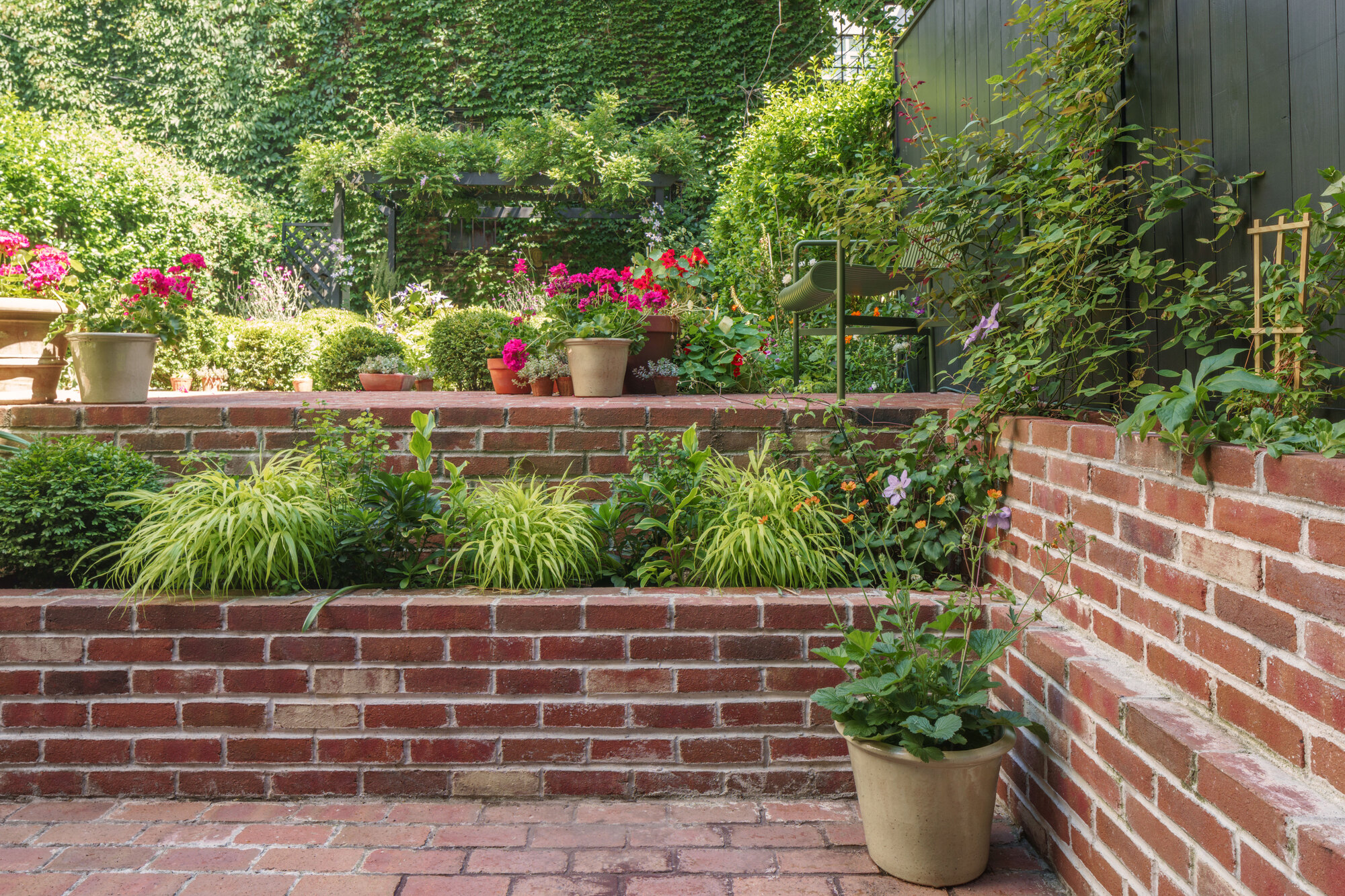 Gallery of Stick House, Brick Garden / Abruzzo Bodziak Architects - 17