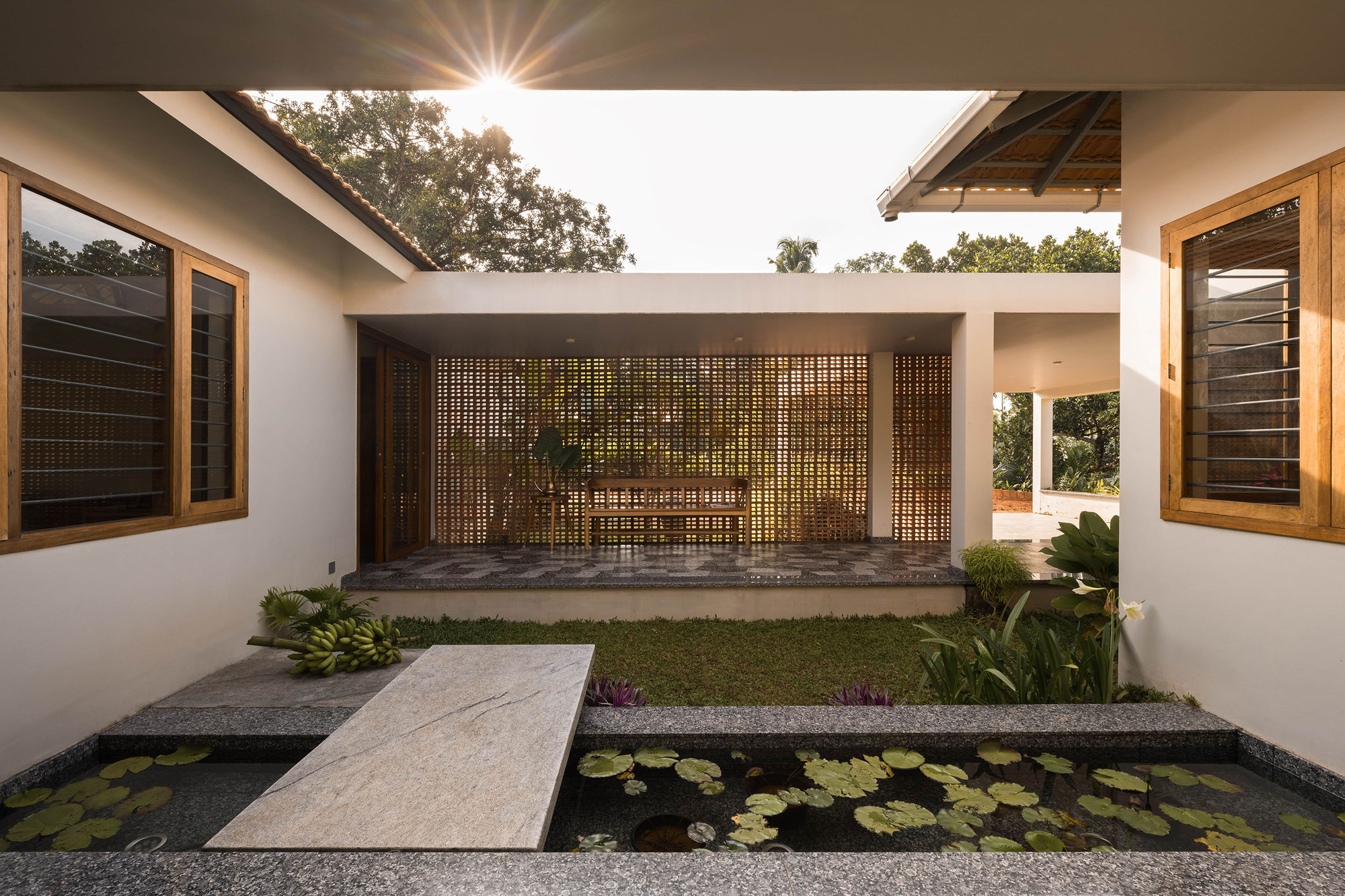 Gallery of The Mala House / Thomas Parambil Architects - 6