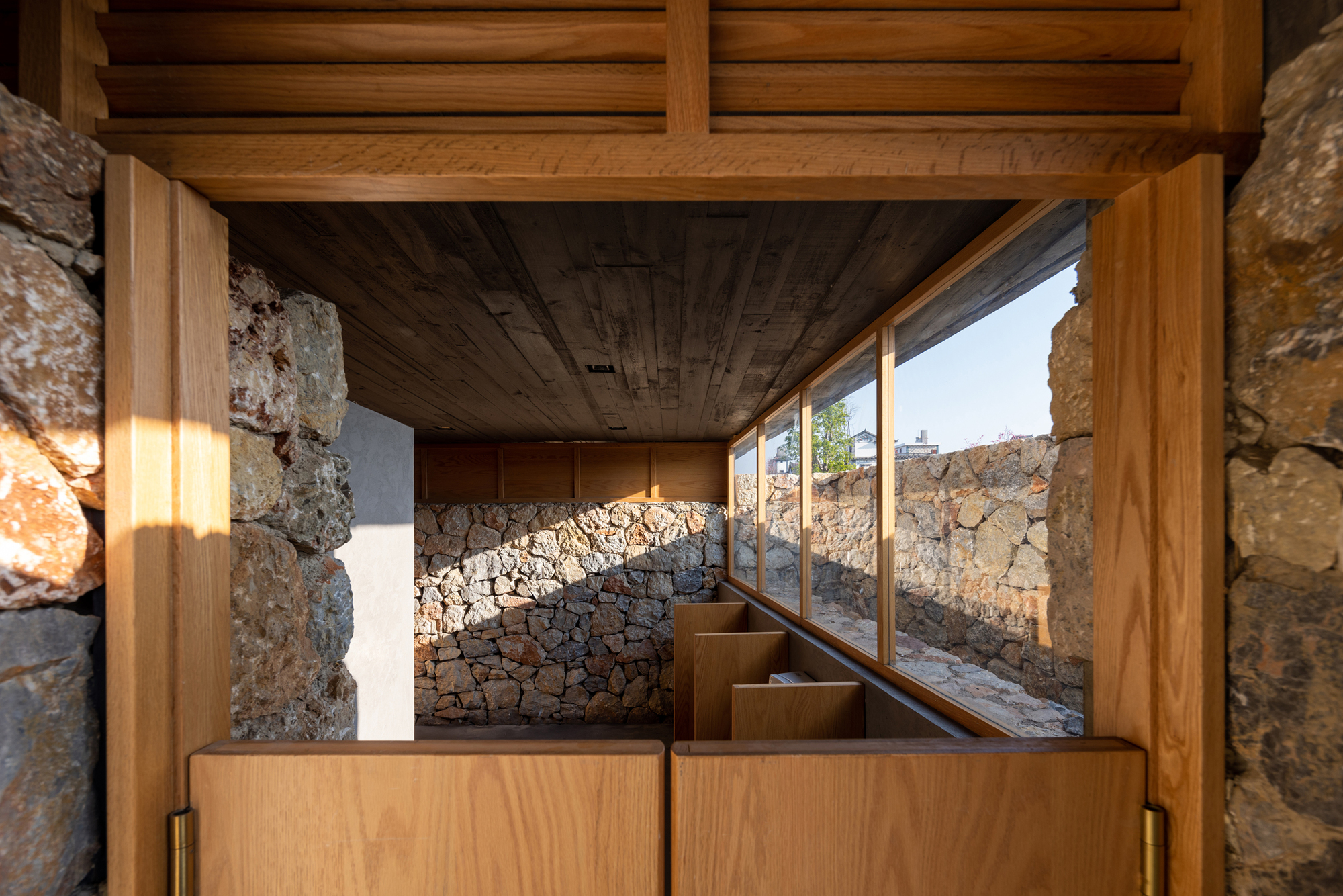 Gallery of Dali Erhai Lake Ecological Rest Station / line+ studio - 21