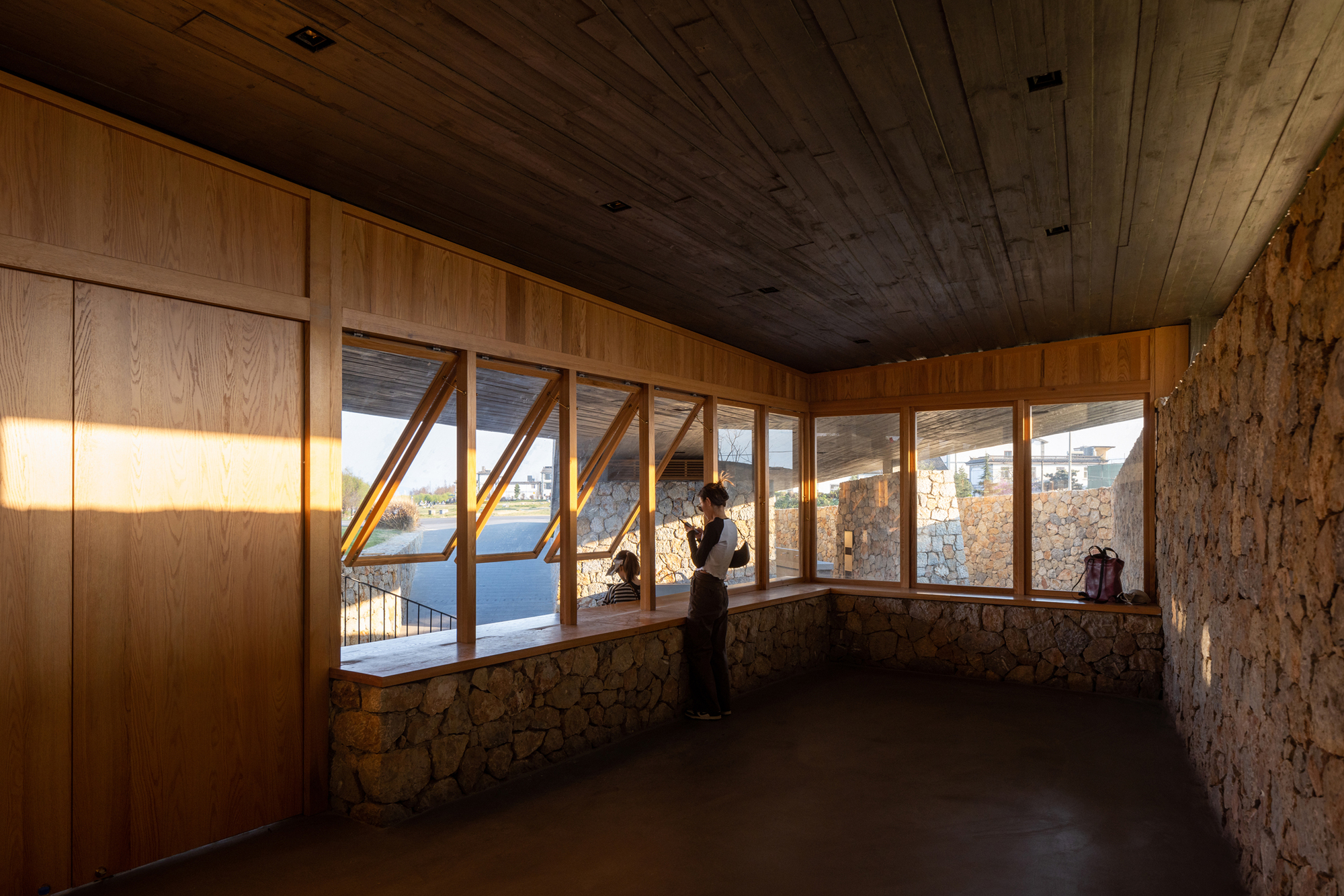 Gallery of Dali Erhai Lake Ecological Rest Station / line+ studio - 20