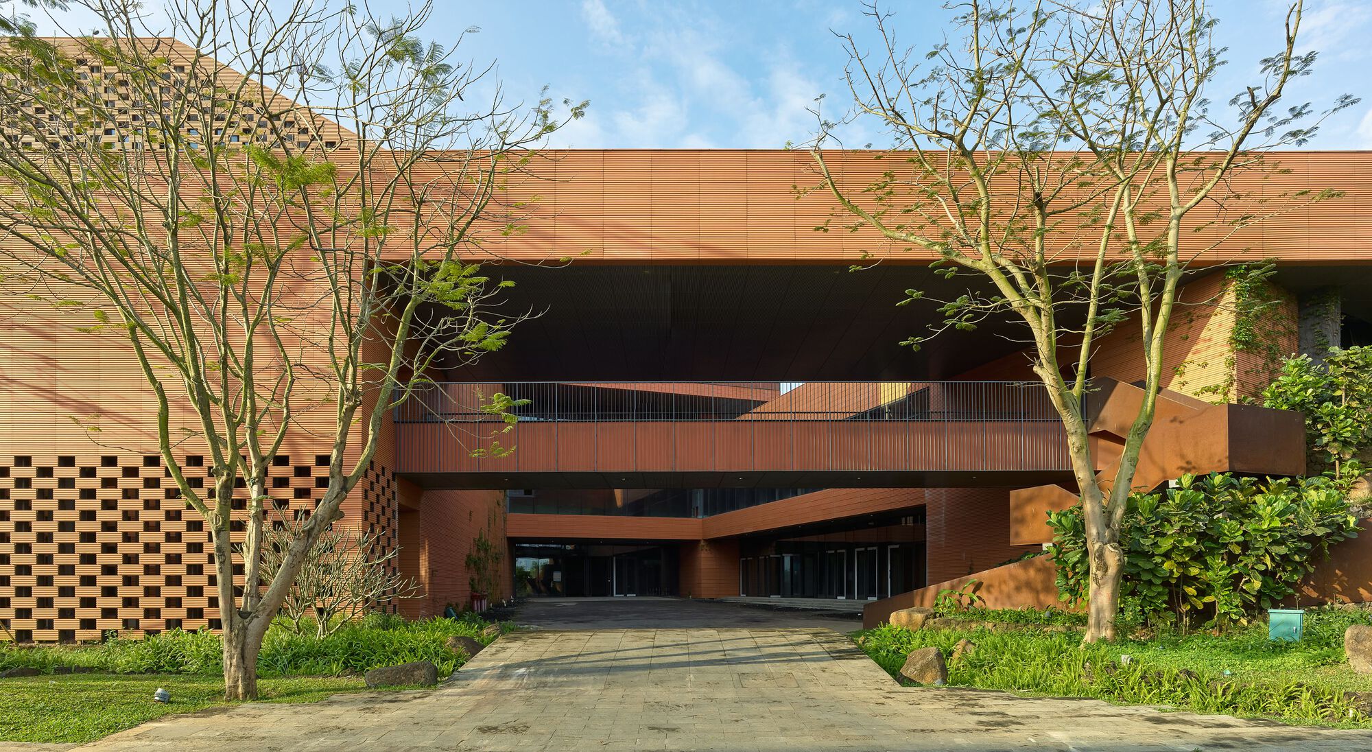 Gallery of RSC (Resort Software Community) Building / THAD SUP Atelier - 13
