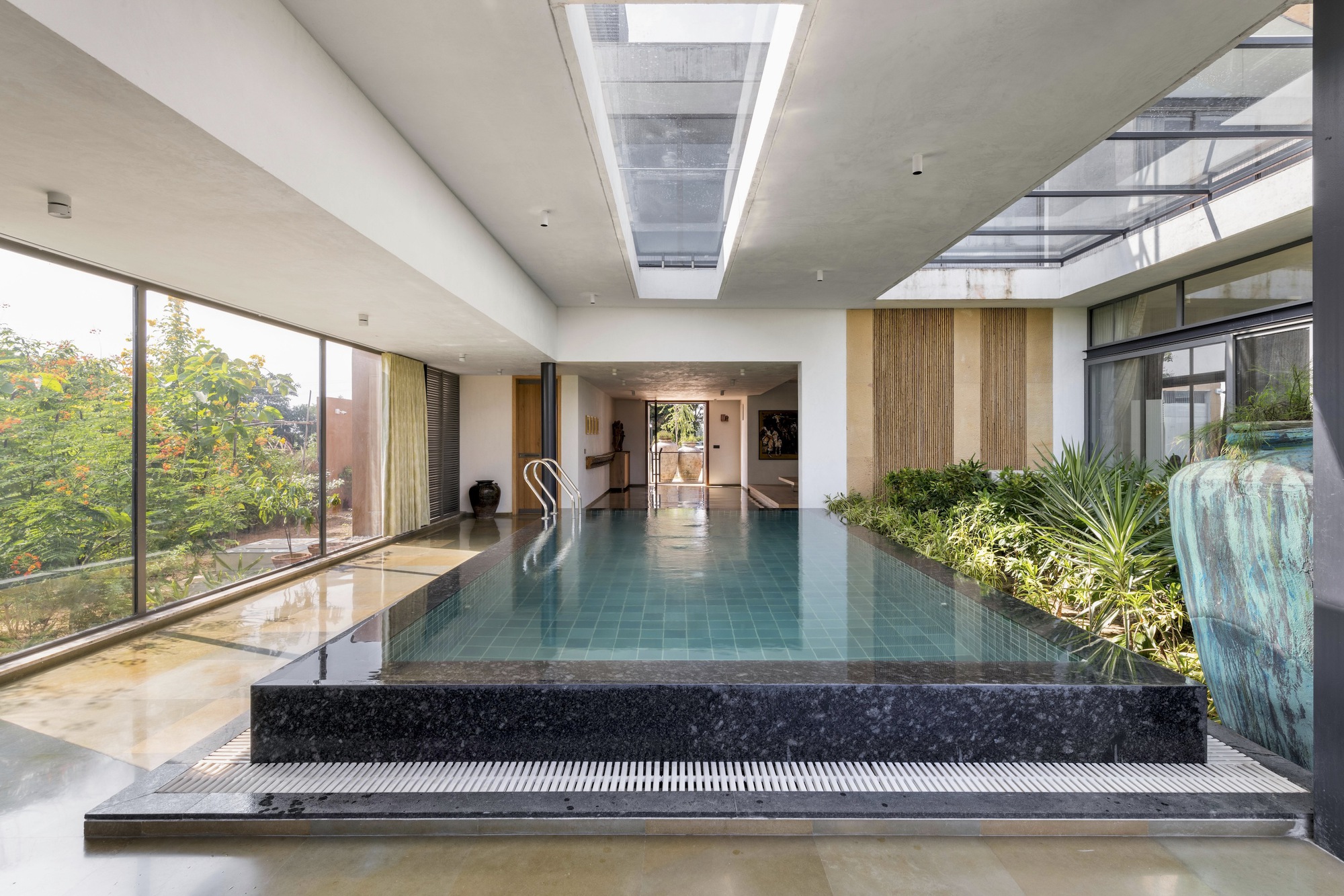 Gallery of Vanessa Weekend Villa / The Grid Architects - 7