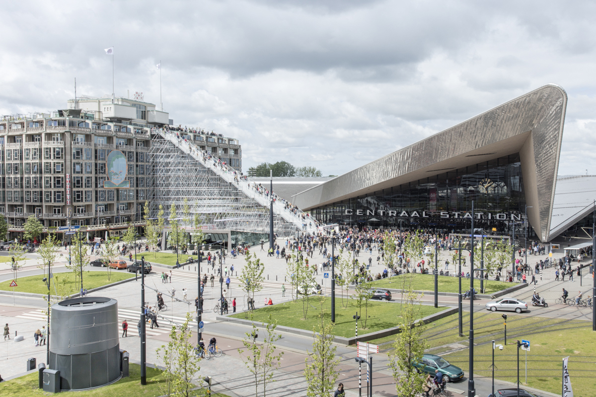 Gallery of Urban Staircases: Vertical Poetry in Cities - 18