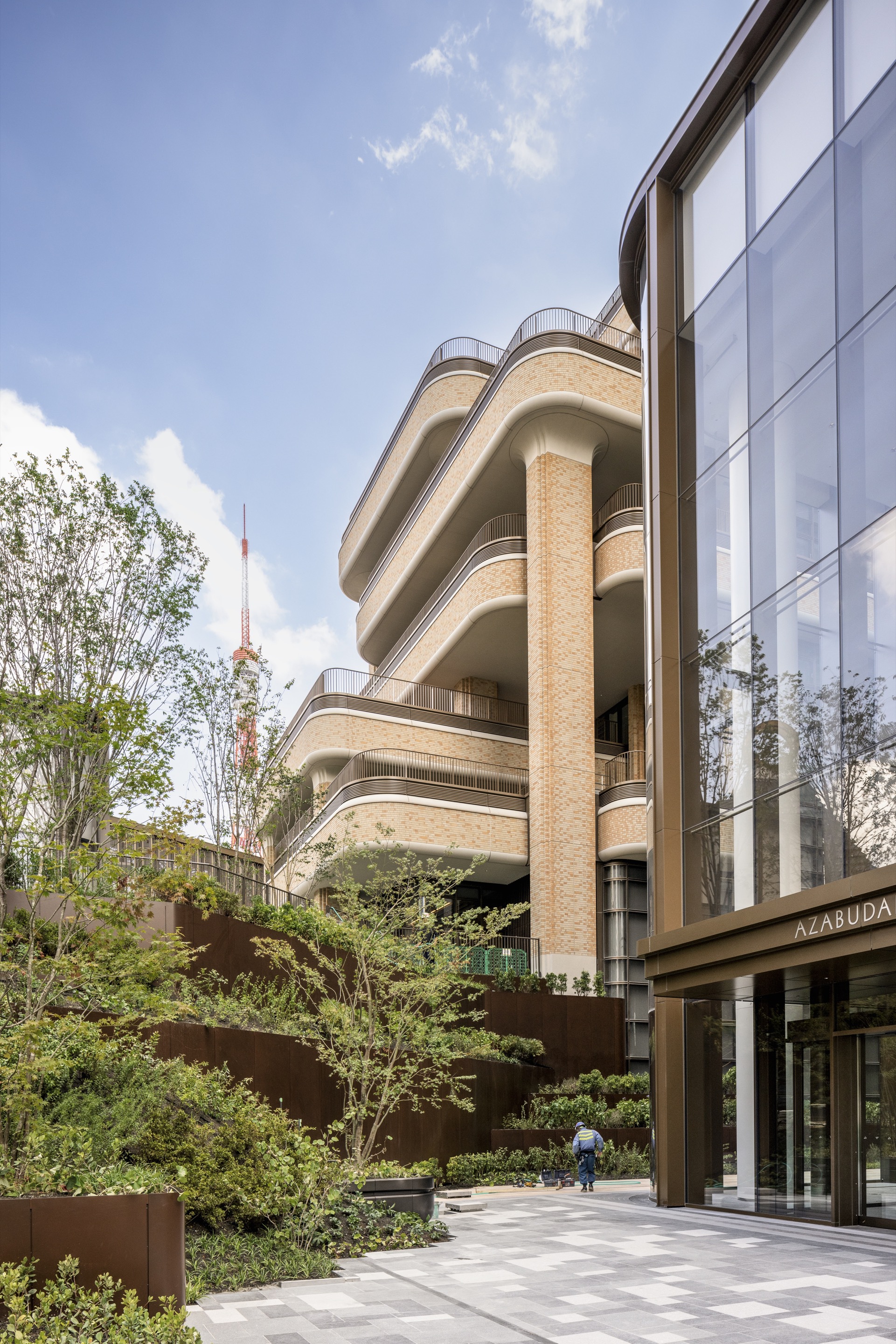 Gallery of Azabudai Hills / Heatherwick Studio - 14