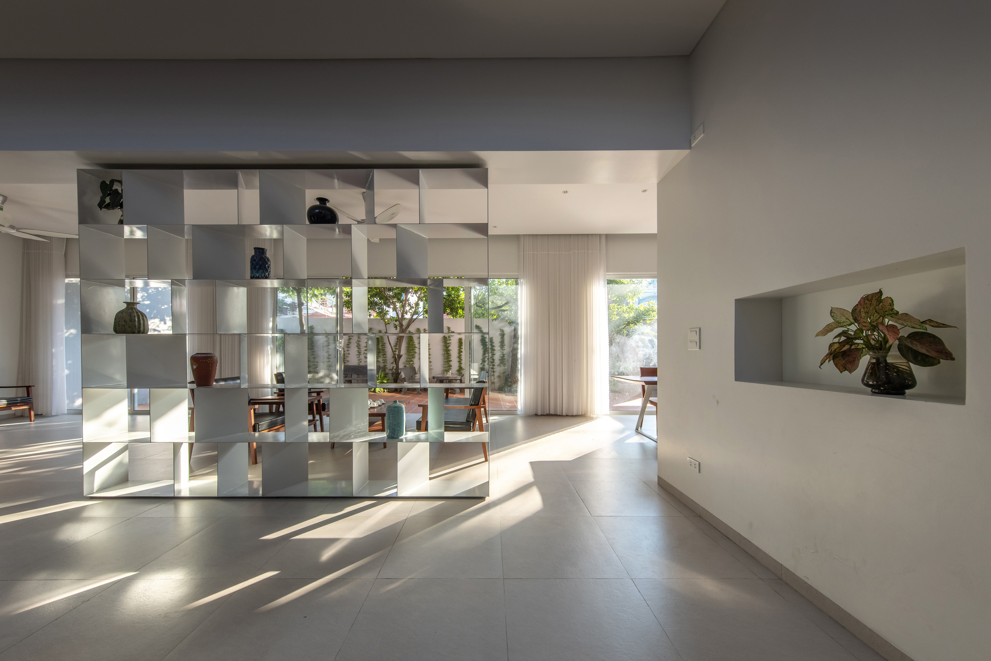 Gallery of The Grand House / Km Architecture Office - 15