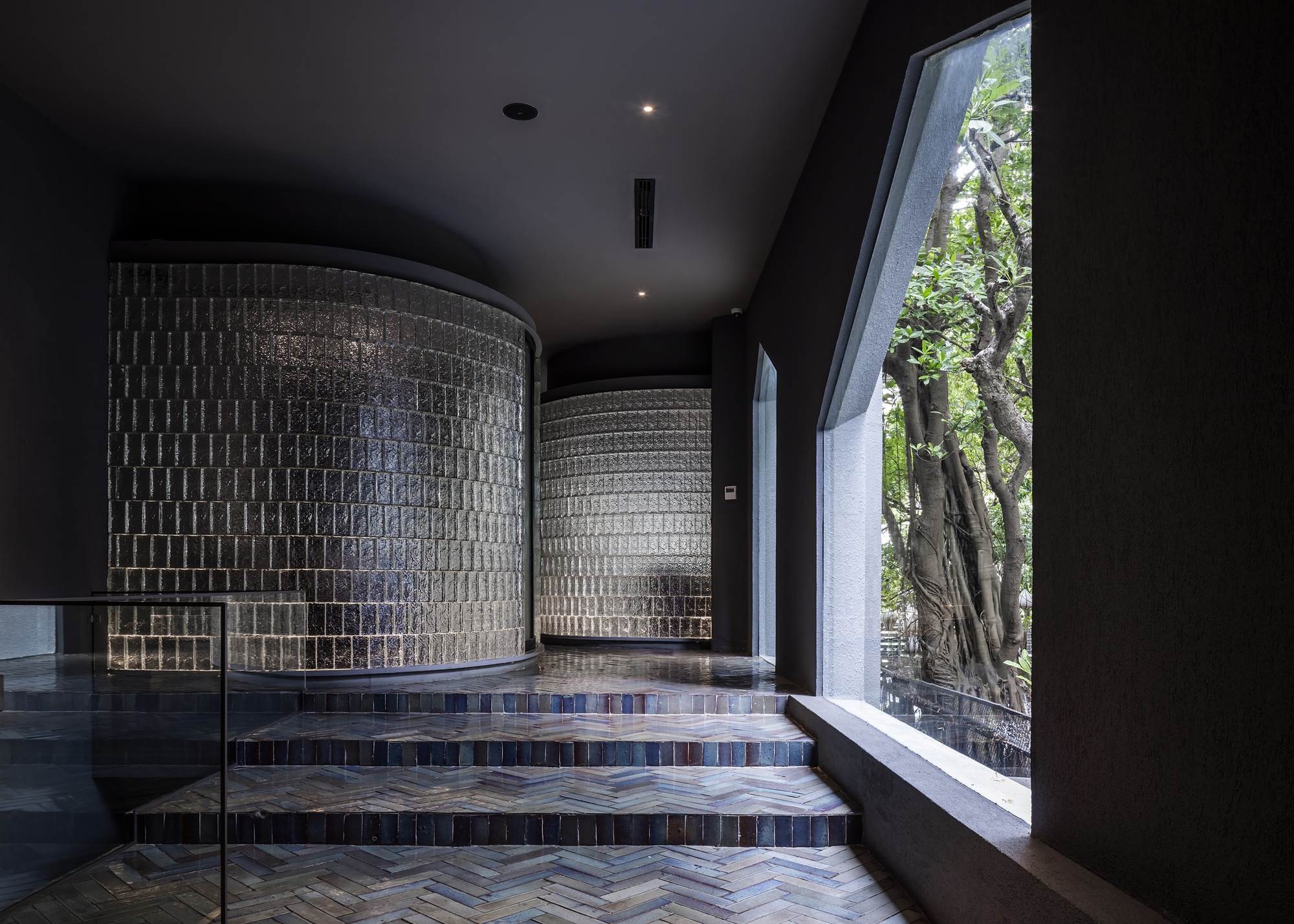 Gallery of Crystal Restaurant / NH Village Architects - 4