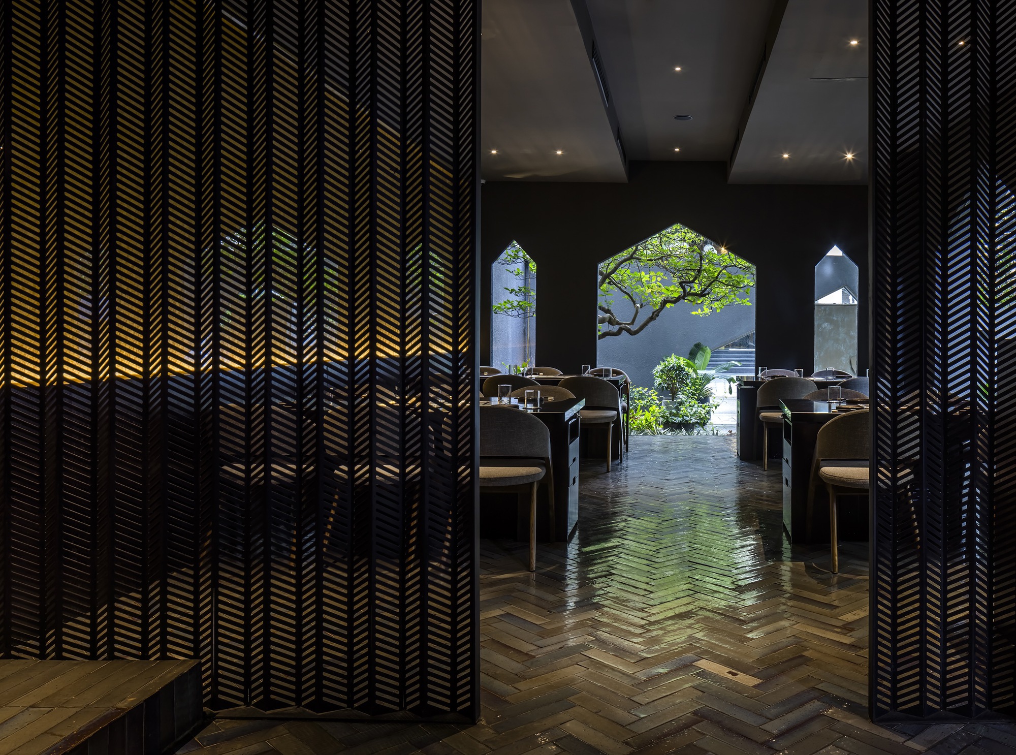 Gallery of Crystal Restaurant / NH Village Architects - 11