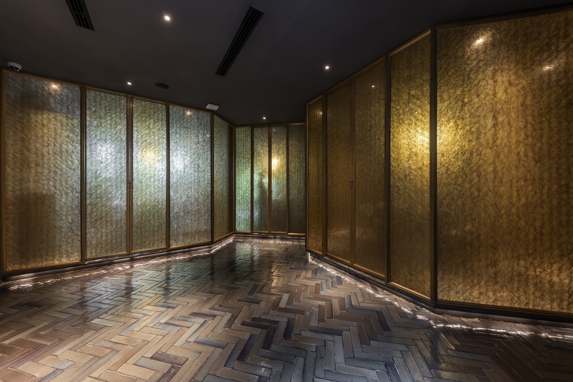 Gallery of Crystal Restaurant / NH Village Architects - 20