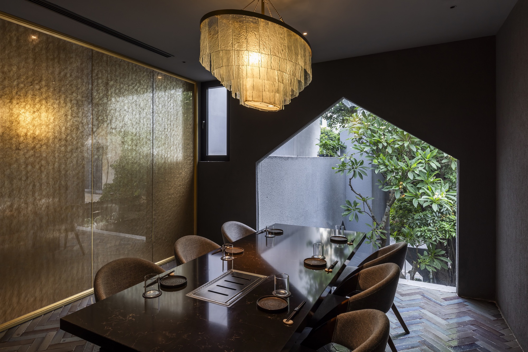 Gallery of Crystal Restaurant / NH Village Architects - 12