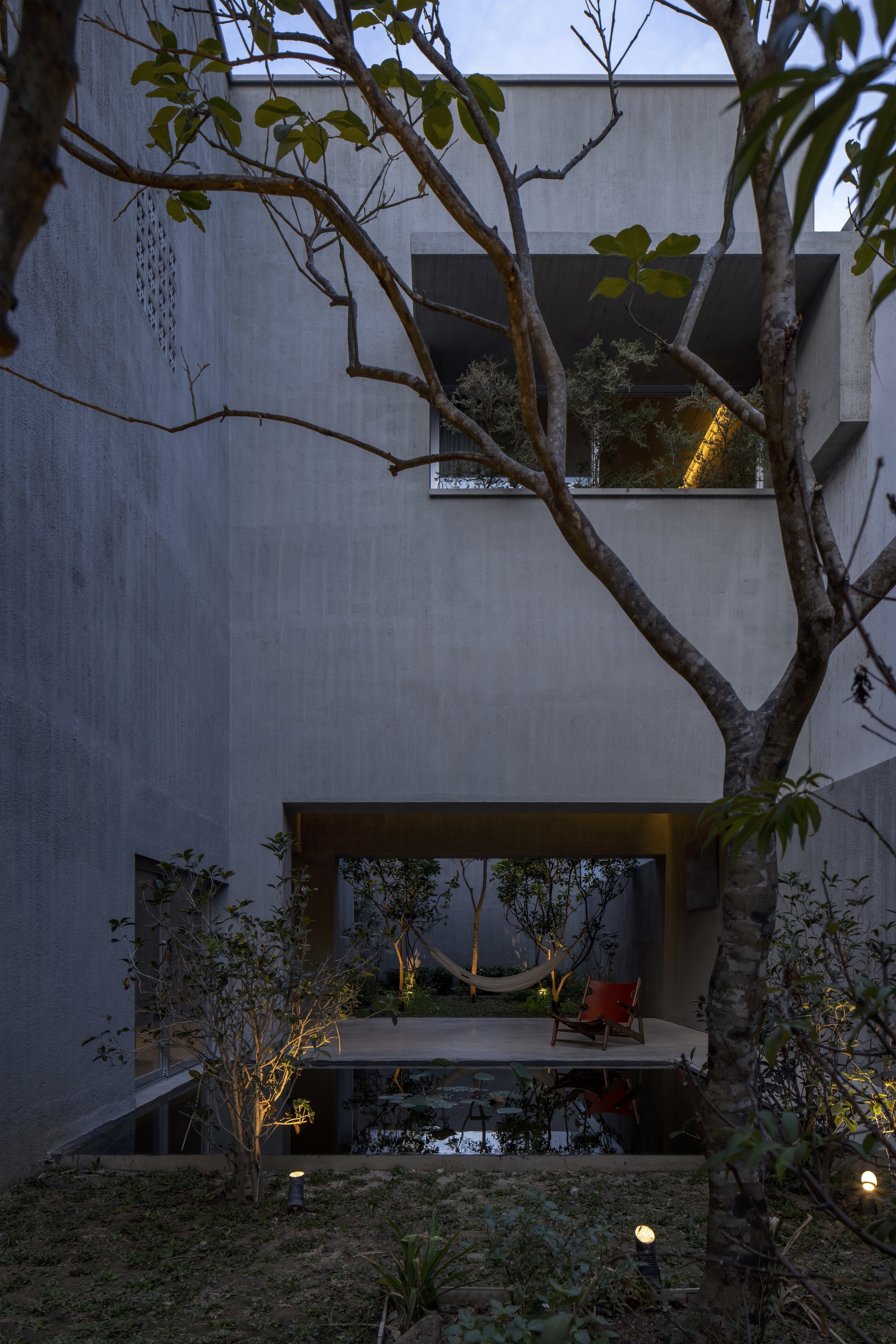 Gallery of Nhà Hương House / H-H Studio - 17