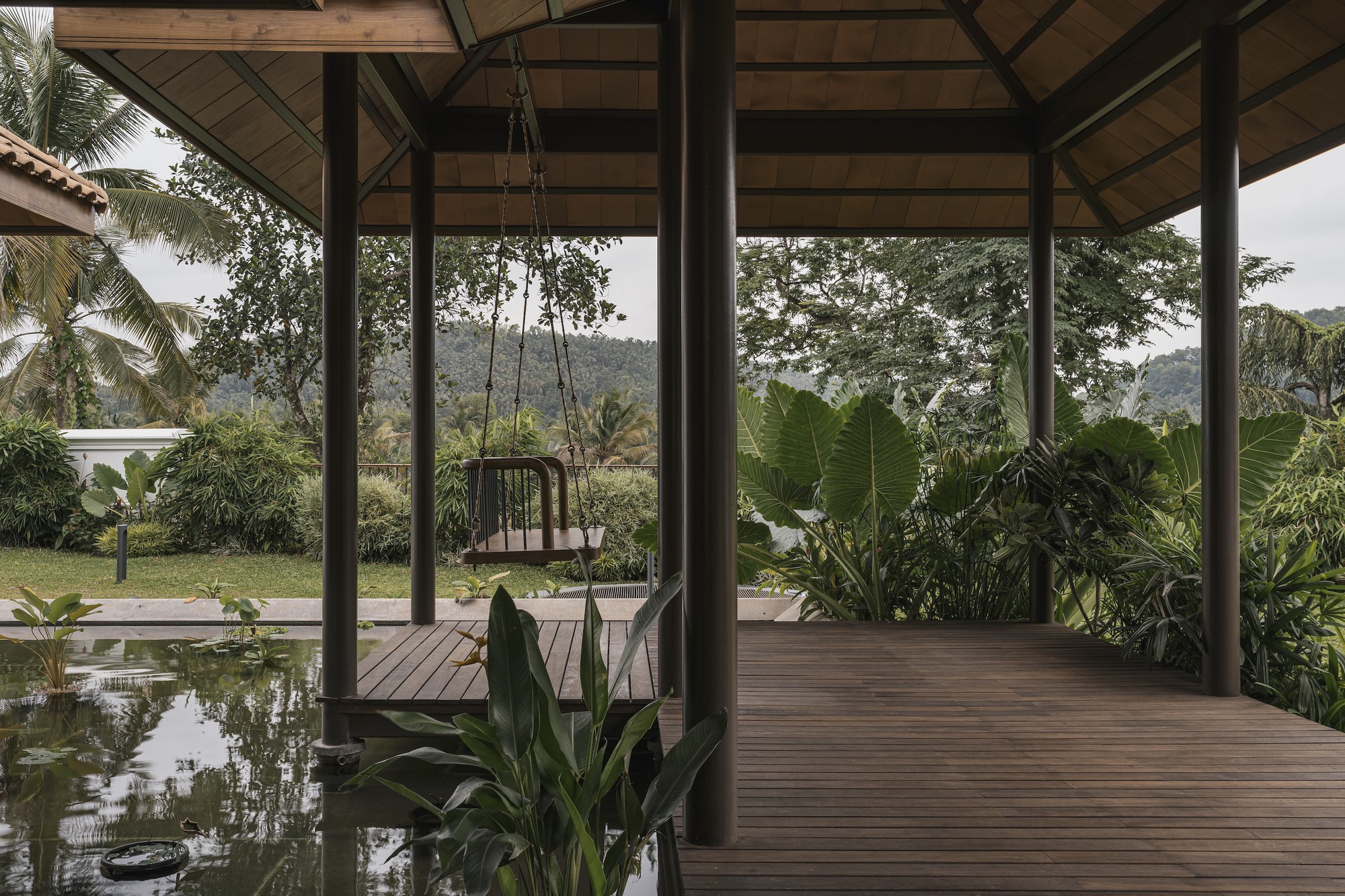 Gallery of Lilly House / Aslam Sham Architects - 19