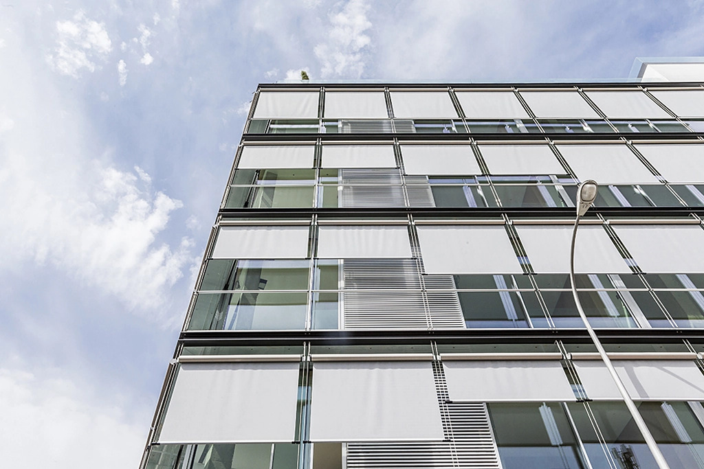 Gallery of Dynamic Building Façades: Flexibility and Adaptability in ...