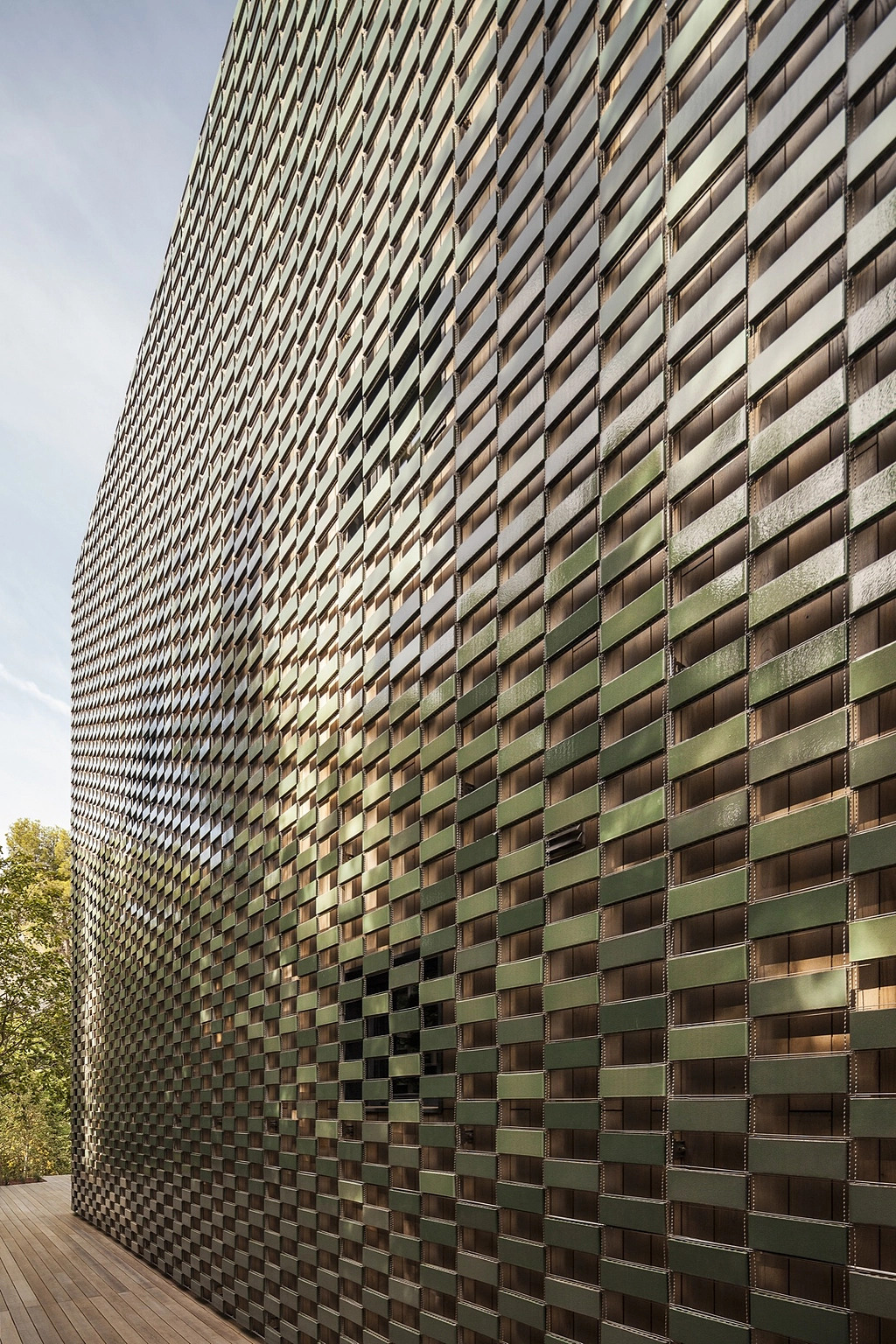 Gallery of Dynamic Building Façades: Flexibility and Adaptability in ...