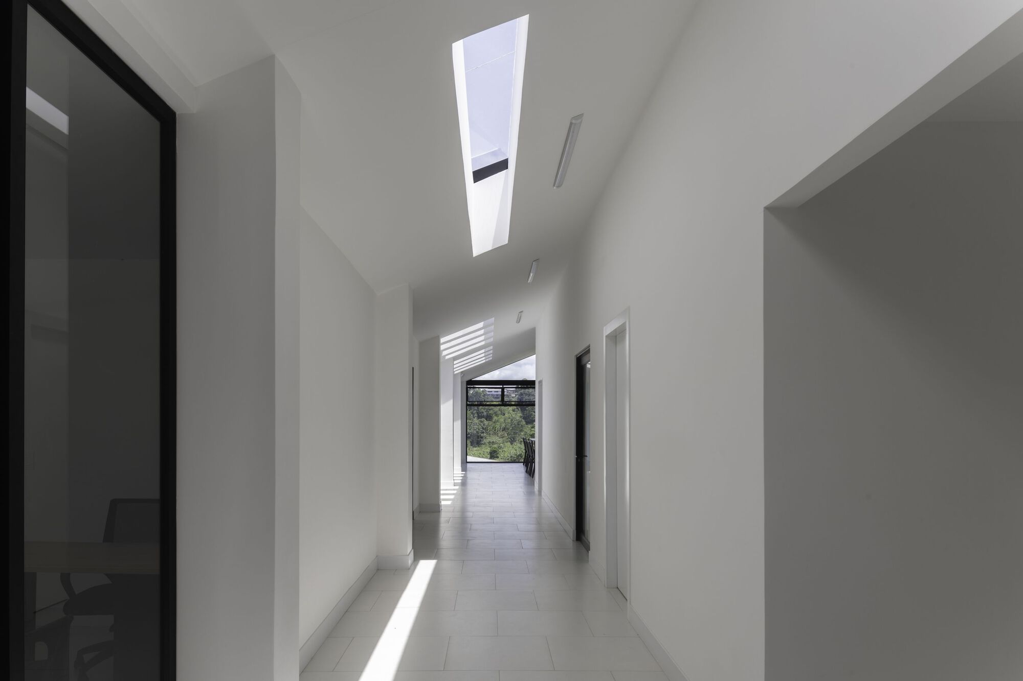 Gallery of Shelter and Community Dining Room / Side FX Arquitectura - 4