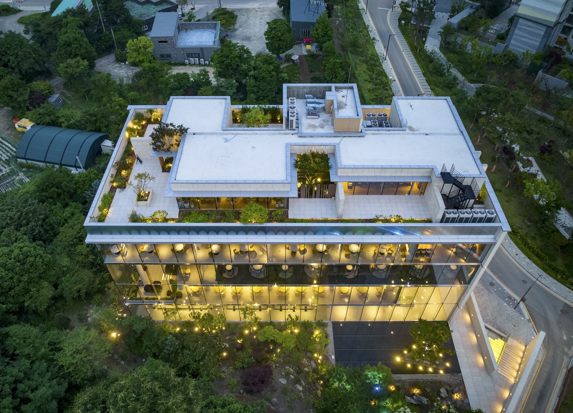 Gallery of ANArKH Café & Restaurant / Simplex Architecture - 15