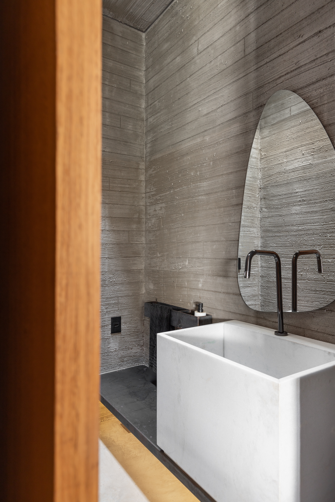 Gallery of Paineiras House / Studio Bruno Porto - 20