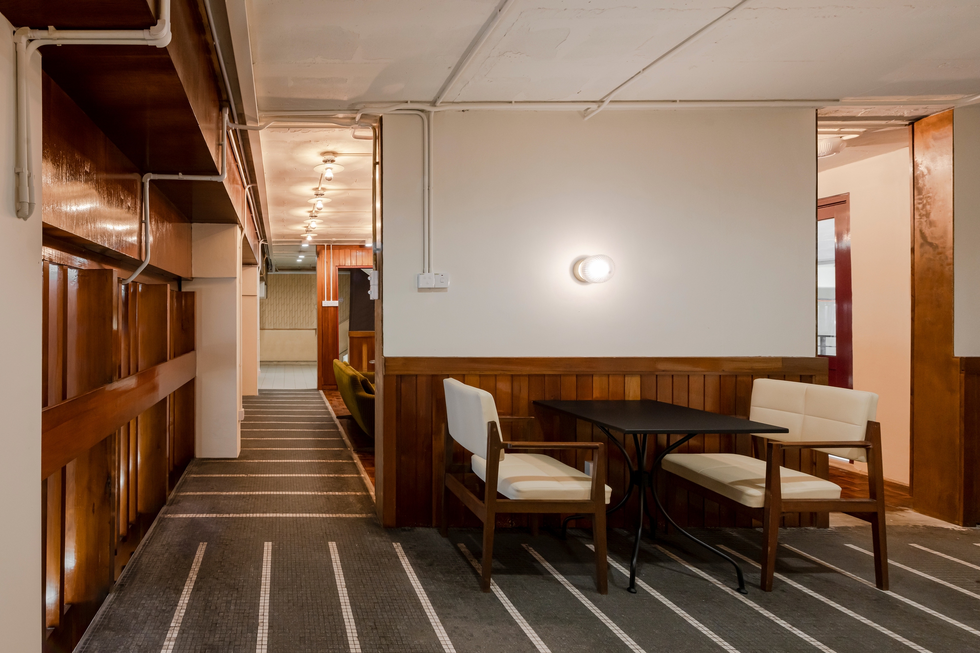 Gallery of Ms. Elliot at Hock Bee Restaurant and Café / JUJURWORK - 20