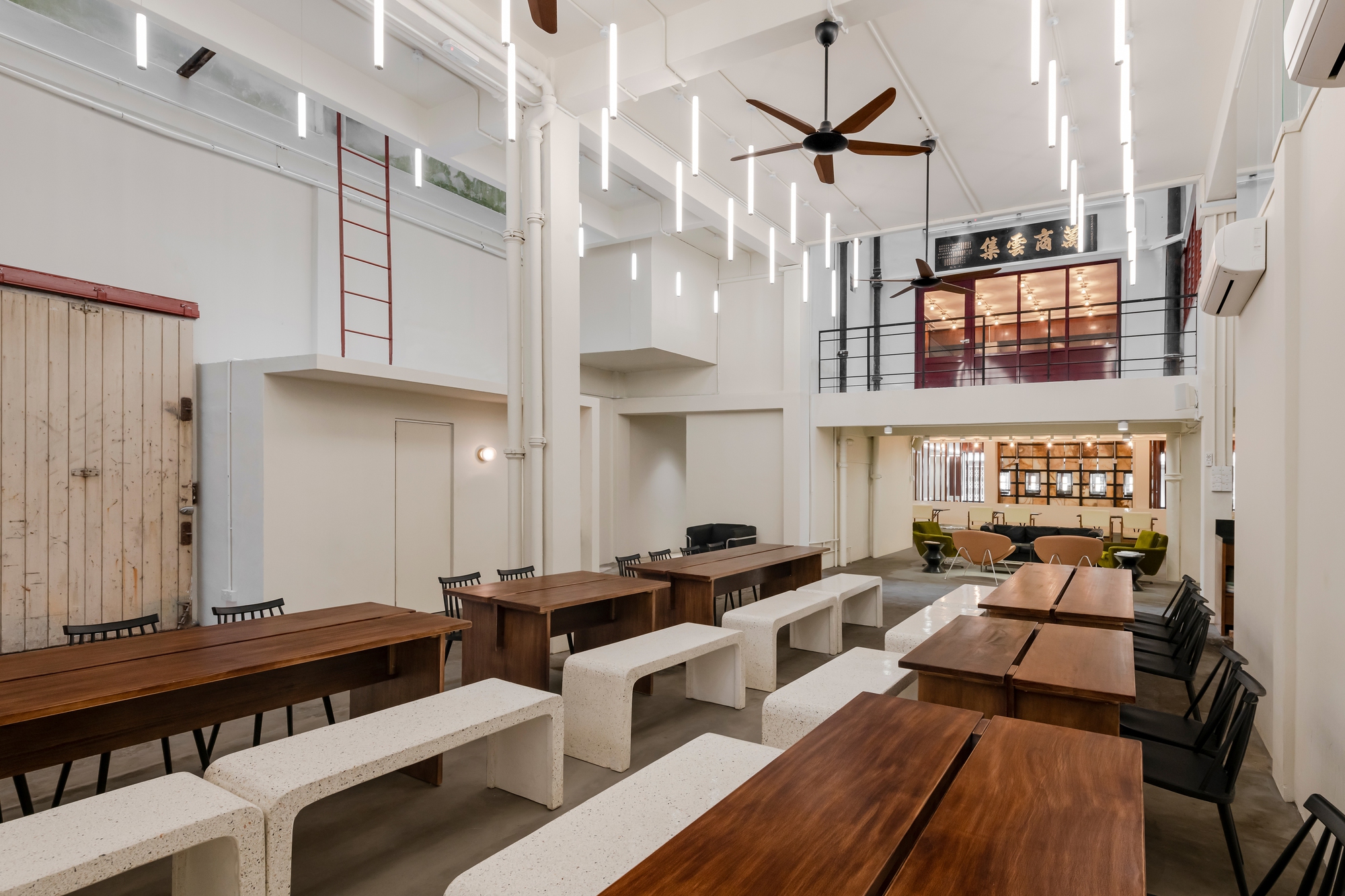 Gallery of Ms. Elliot at Hock Bee Restaurant and Café / JUJURWORK - 14