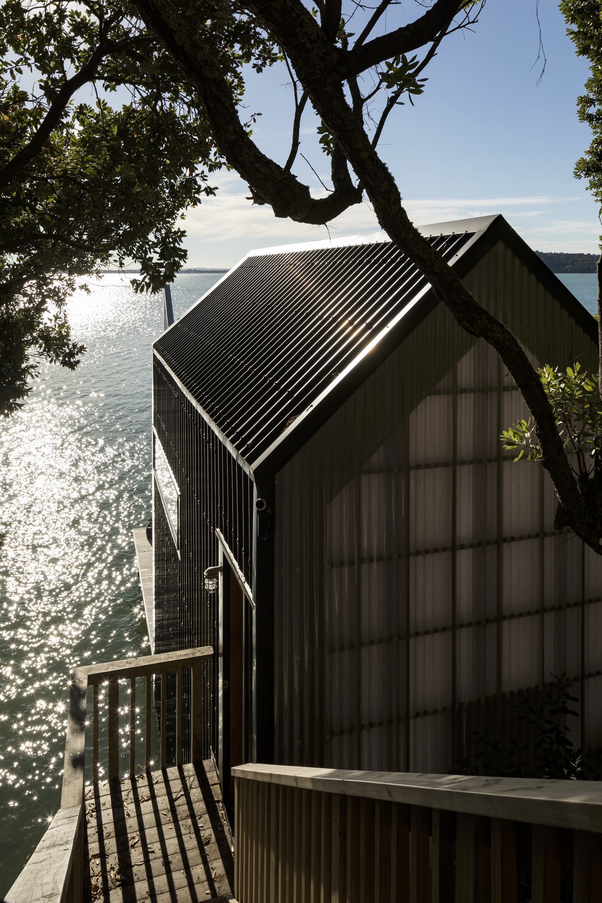 Gallery of Boathouse 01 / Michael Cooper Architects - 13