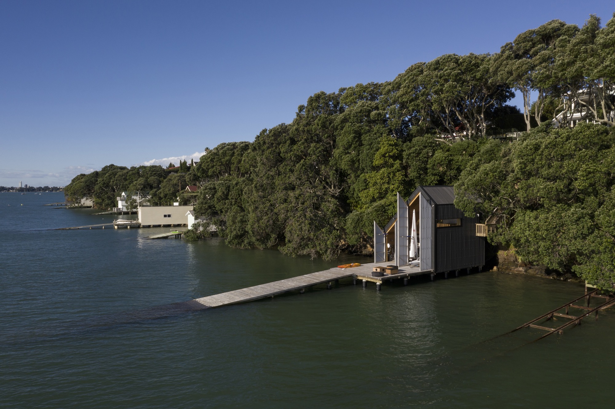 Gallery of Boathouse 01 / Michael Cooper Architects - 6