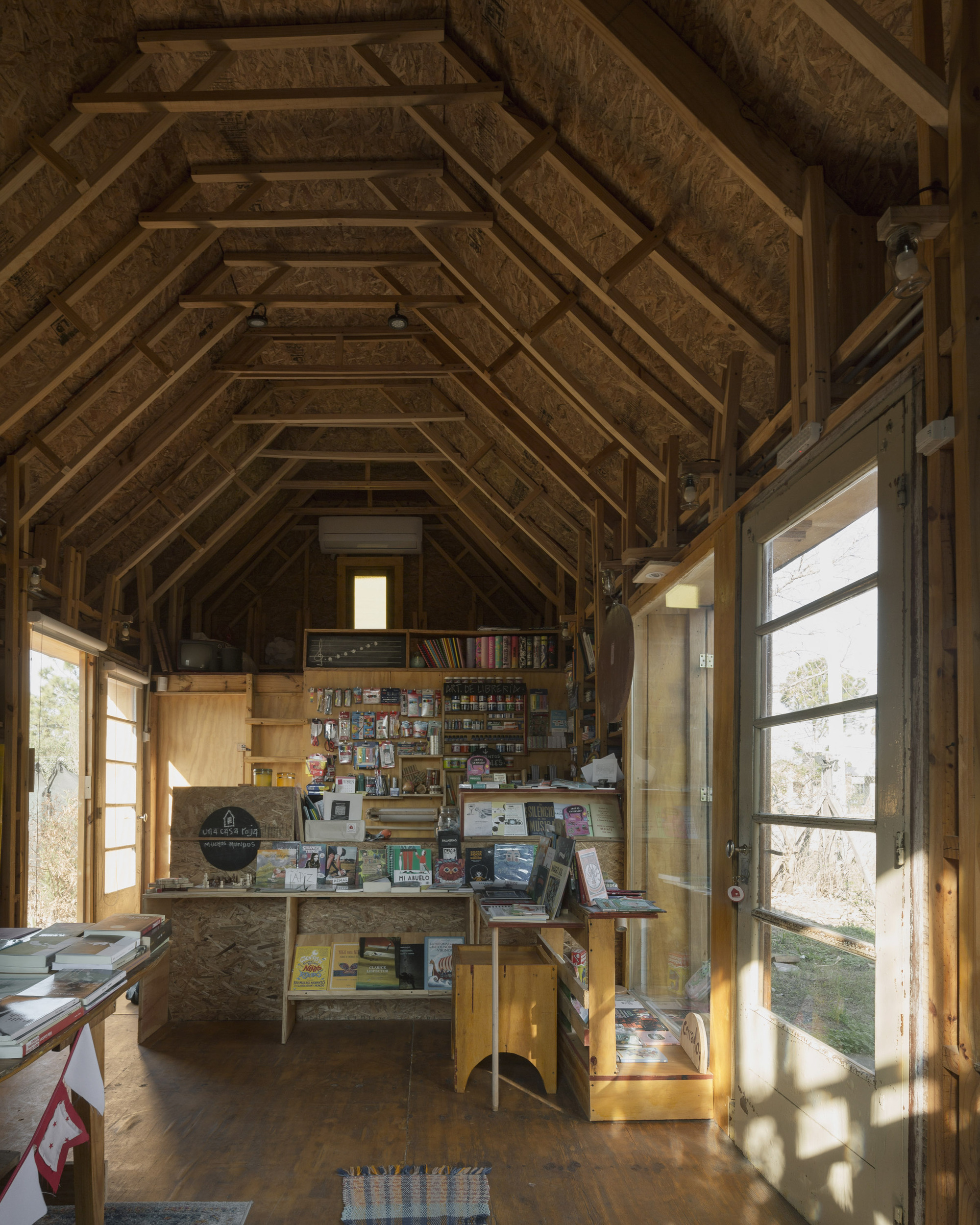 Gallery of A Red House Library / Estudio Arzubialde - 23