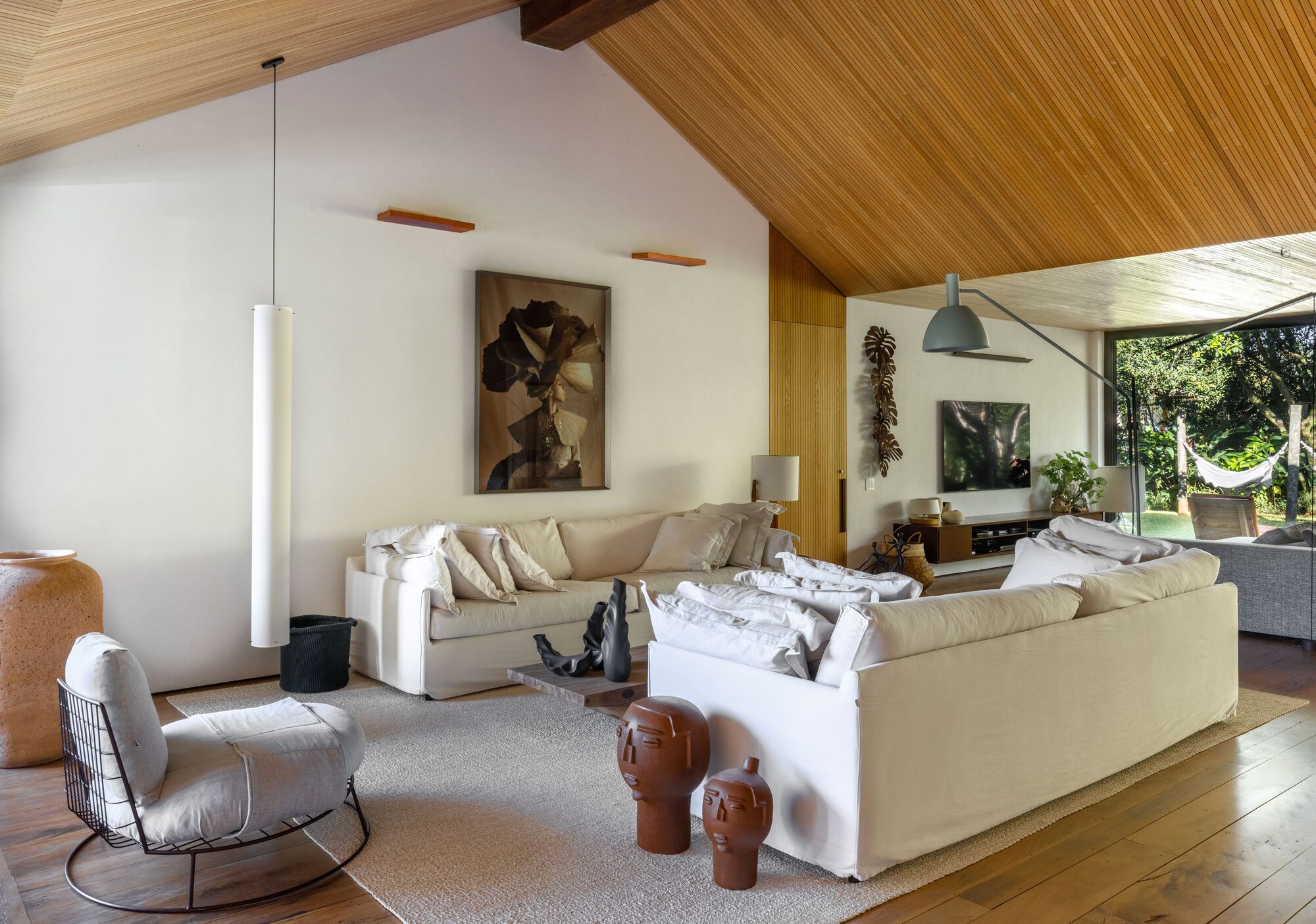 Gallery of House in Itu / Galeria Arquitetos + Terra Capobianco - 9