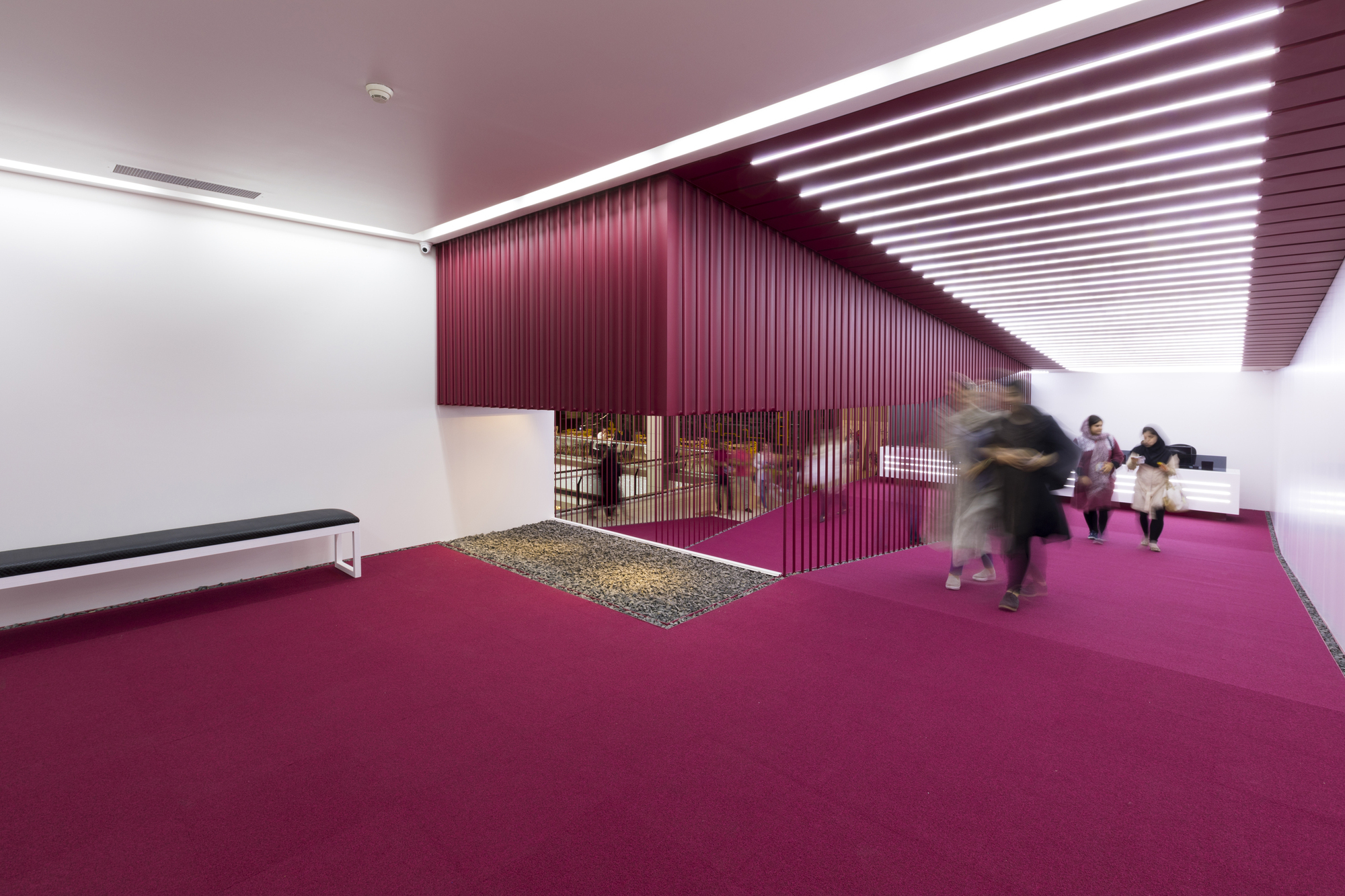 Galería de 25 años del Color del Año de Pantone: 50 proyectos que ...