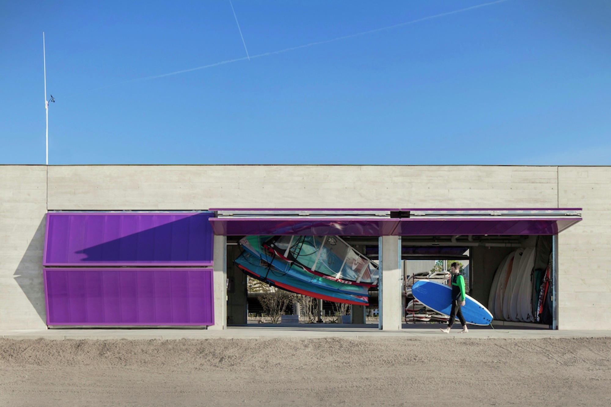 Galería de 25 años del Color del Año de Pantone: 50 proyectos que ...