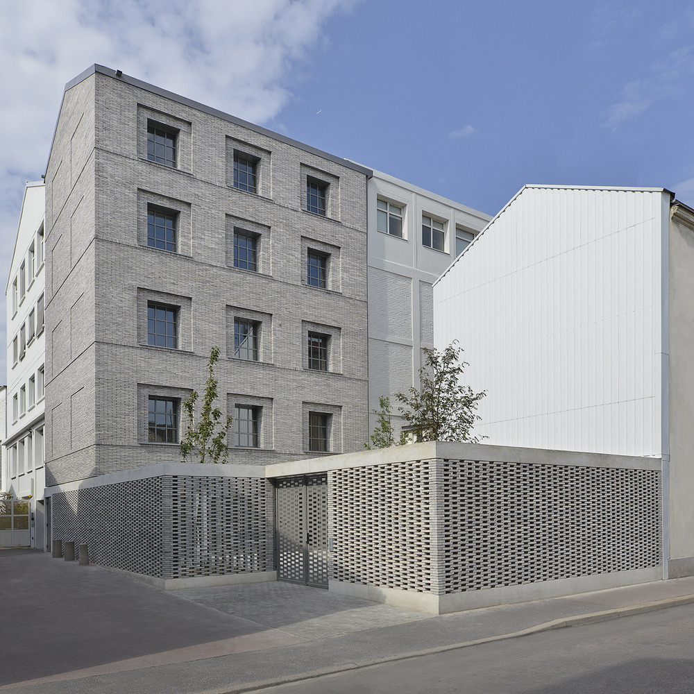 Gallery of Entrance Square for Hermes Workshop / palast - 2