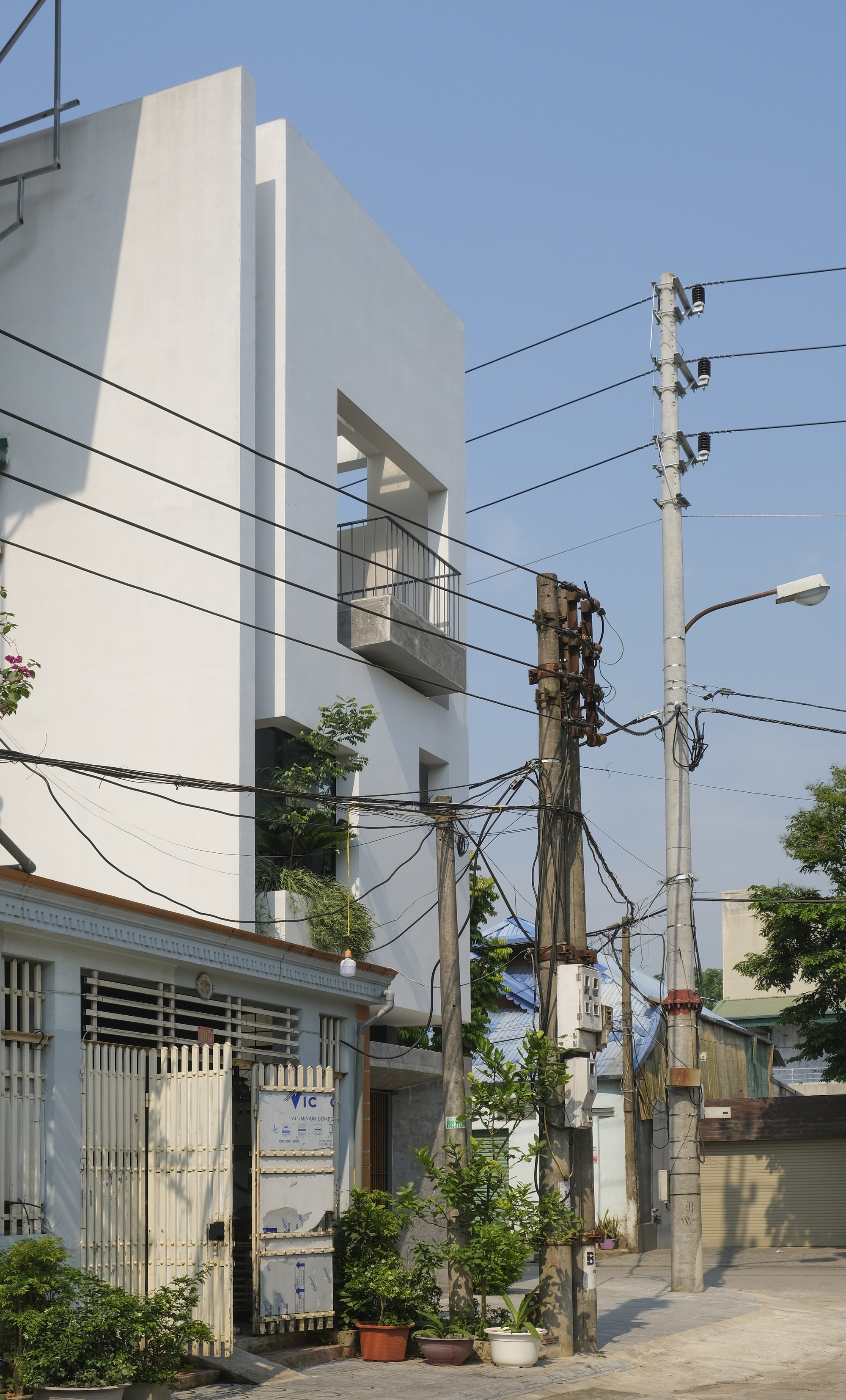 Gallery of Dong Thu House / HIEN Architects - 13