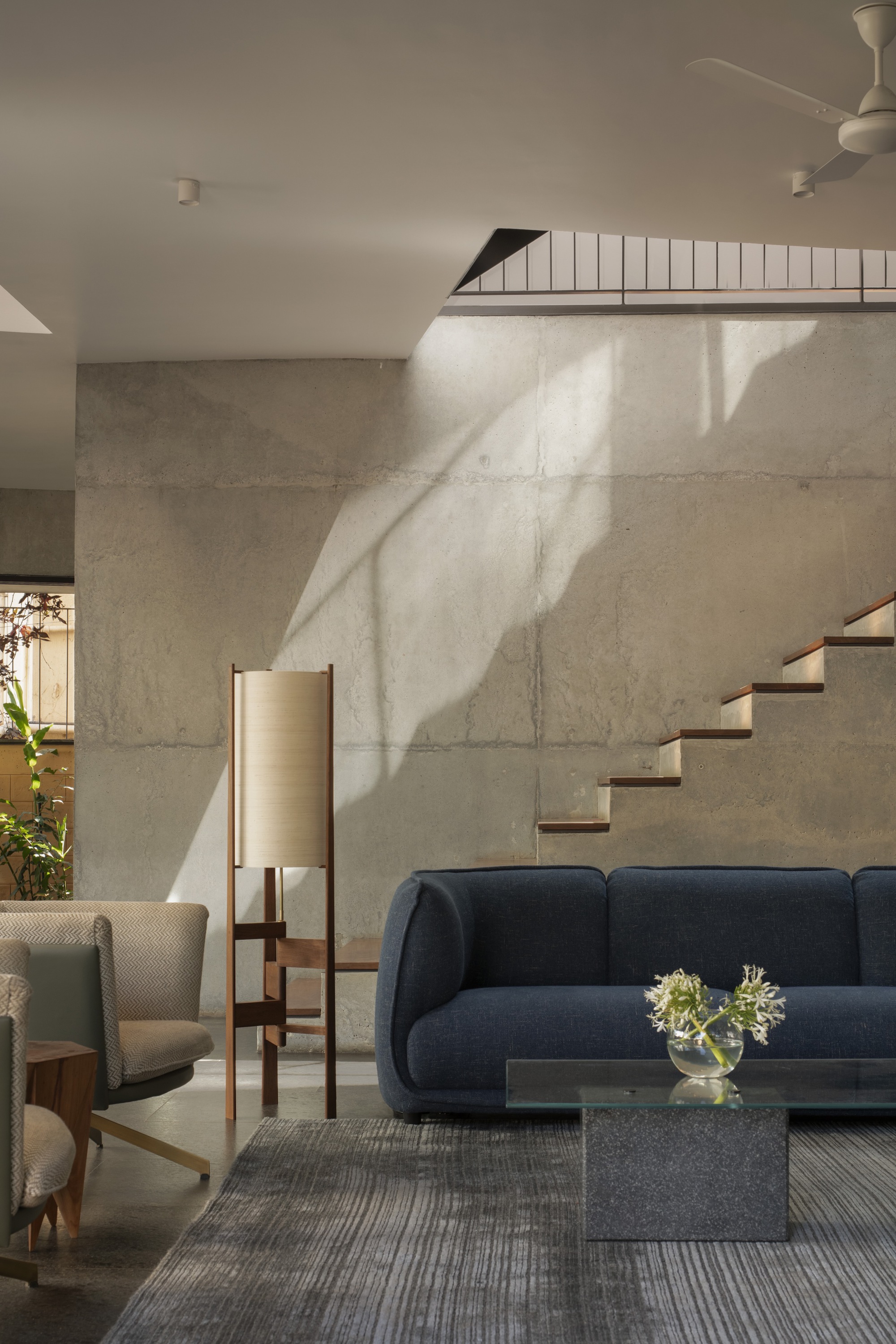 Gallery of Debris Block House / CollectiveProject - 10