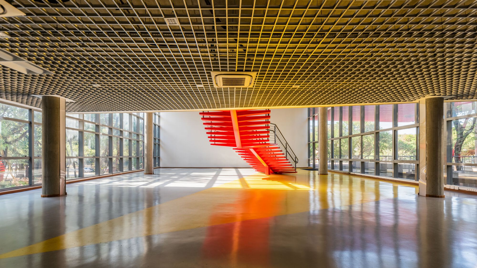 Galería de Centro Internacional de Difusión de la Universidad de São ...