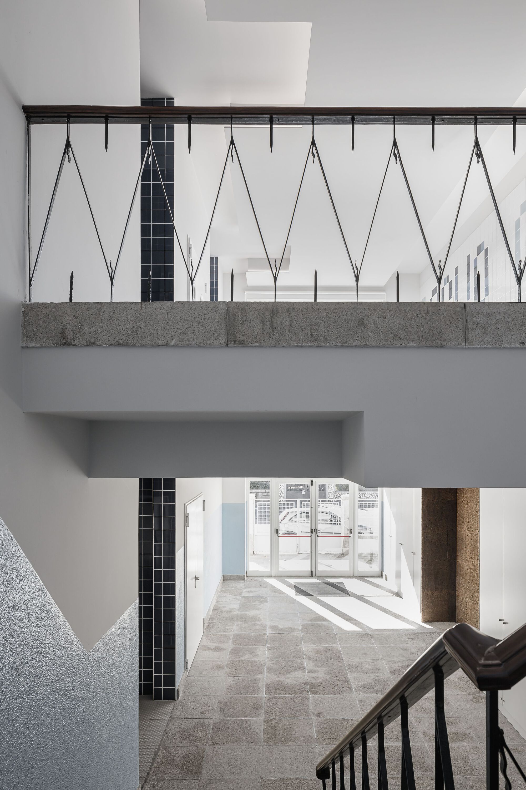 Galeria de Casa do Povo de Alcains / dbA. arquitectura - 14