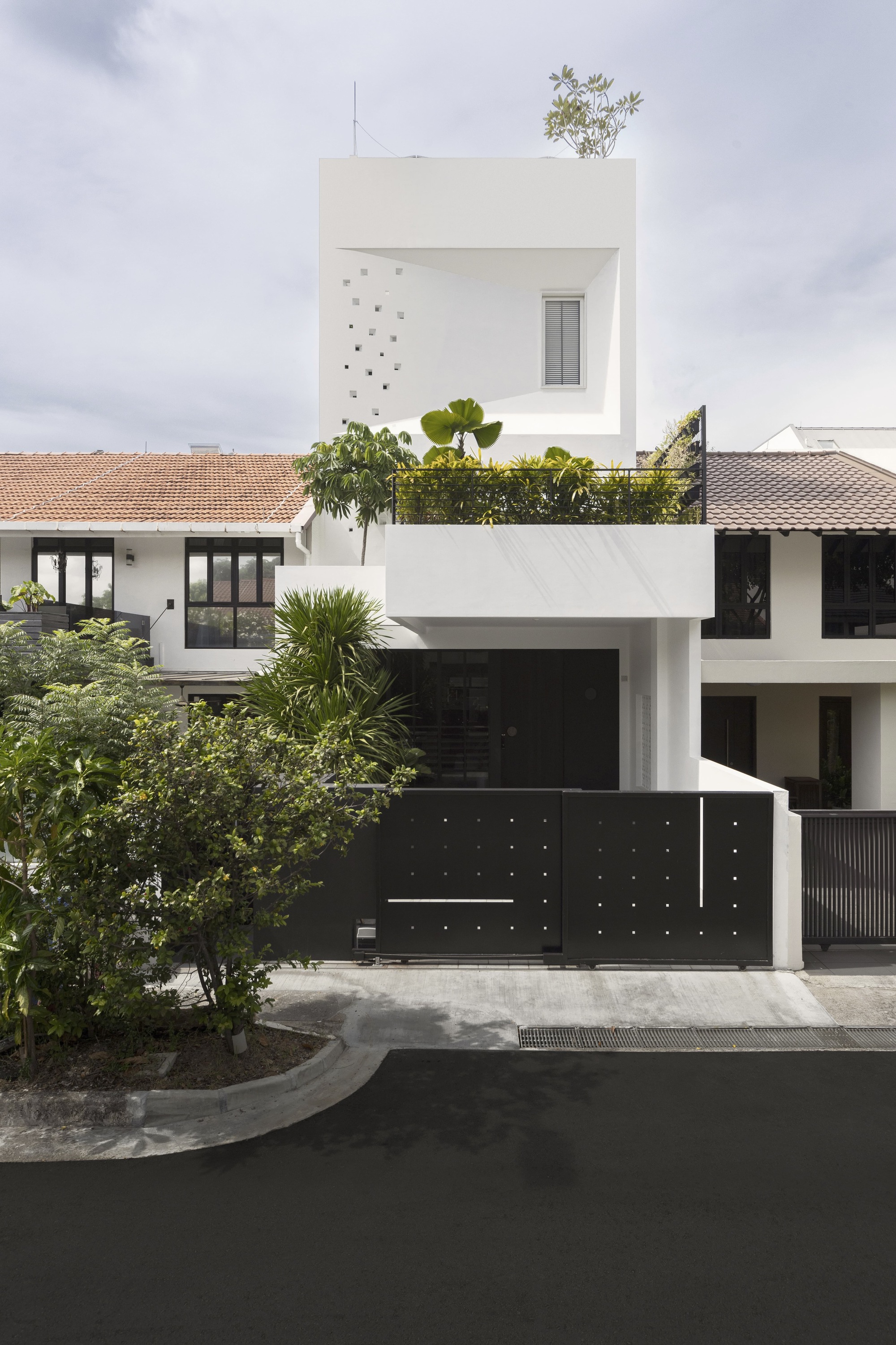 Gallery of Kirigami House / The Carpenter's Workshop - 6