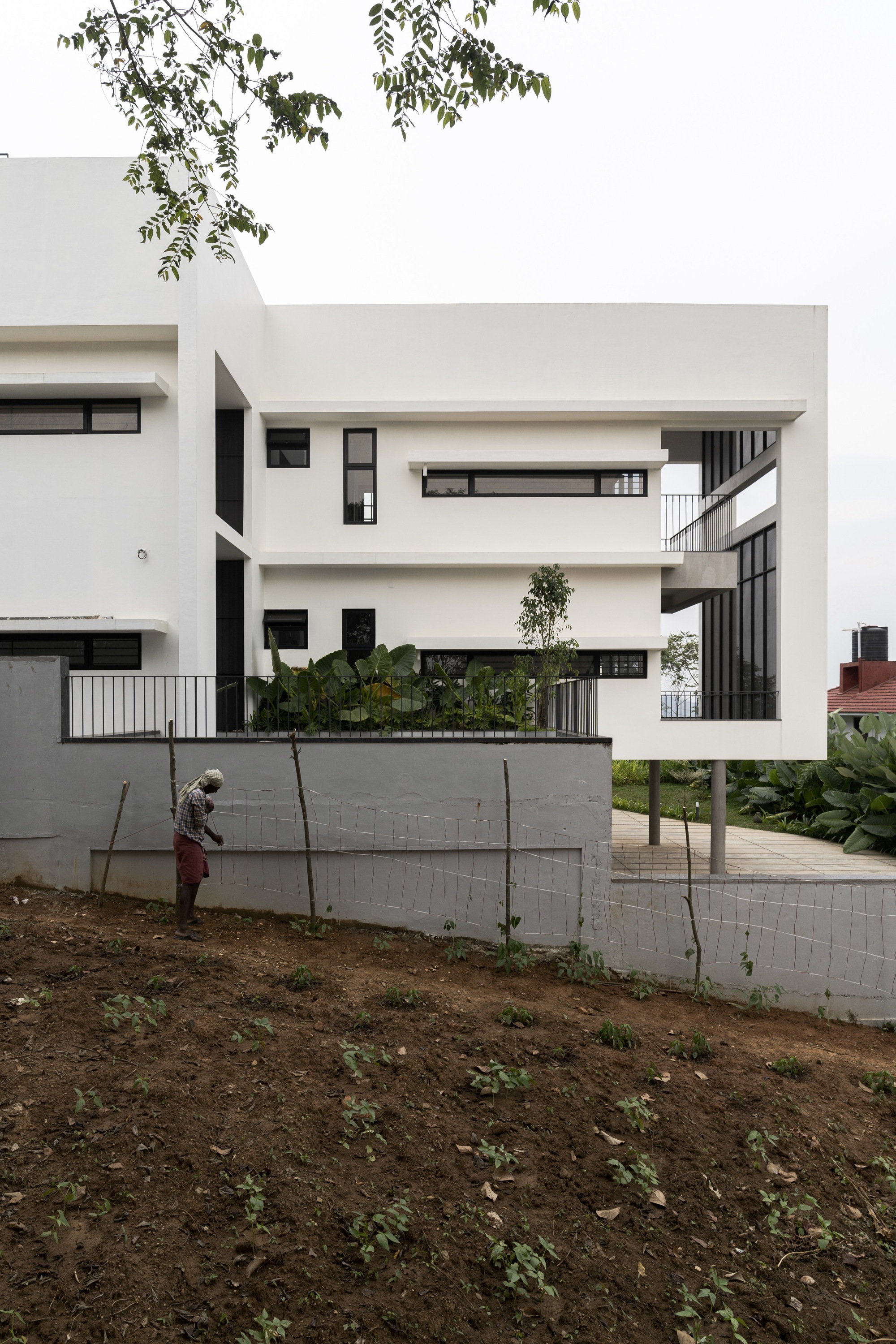 Gallery of Athira-Paras Residence / Studio Acis - 7