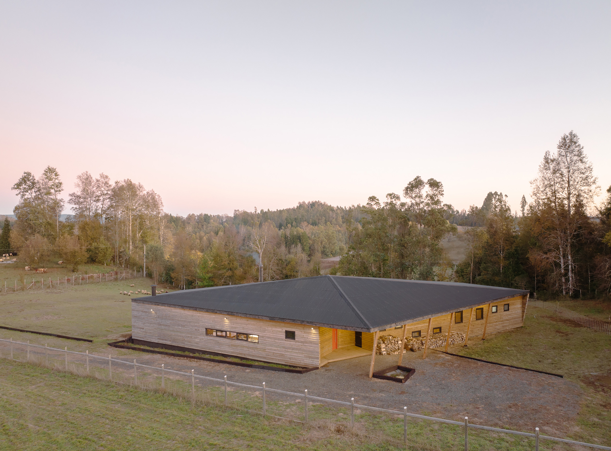 Gallery of Bumeran House / Lucas Maino Fernandez - 16