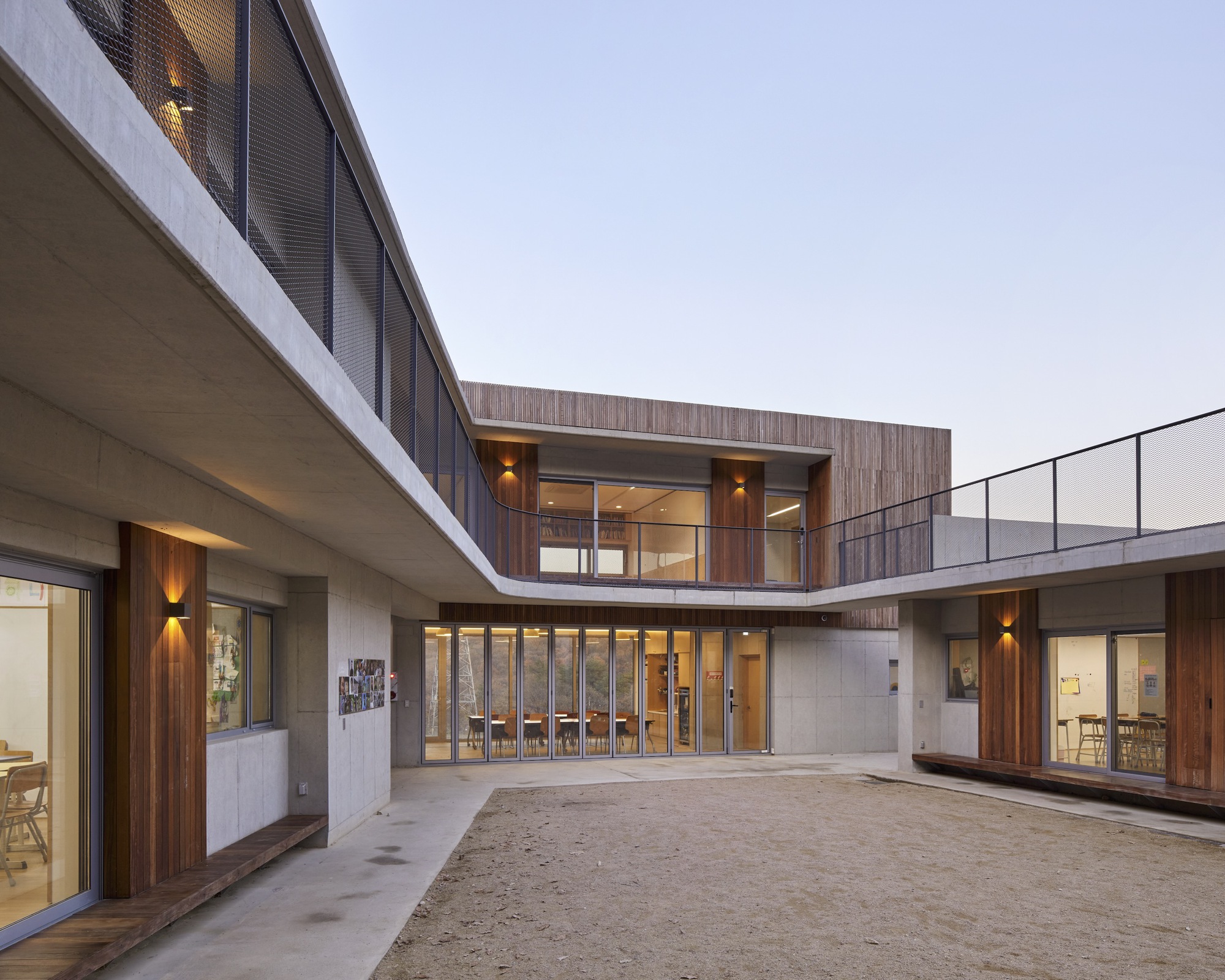 Gallery of Suji Dream School / ODDs&ENDs architects - 8