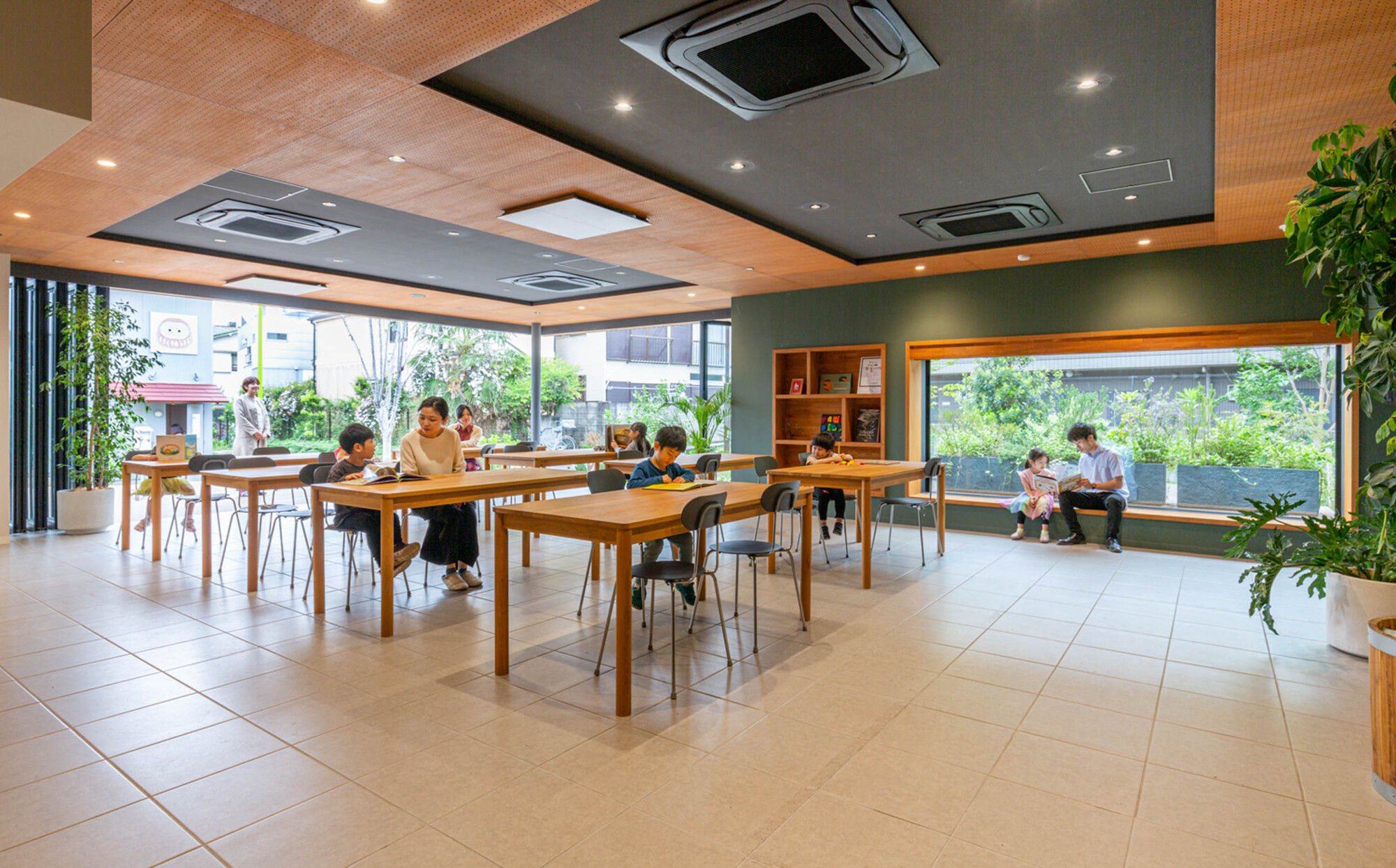 Galeria de Jardim de Infância SDJ / HIBINOSEKKEI + Youji no Shiro - 11