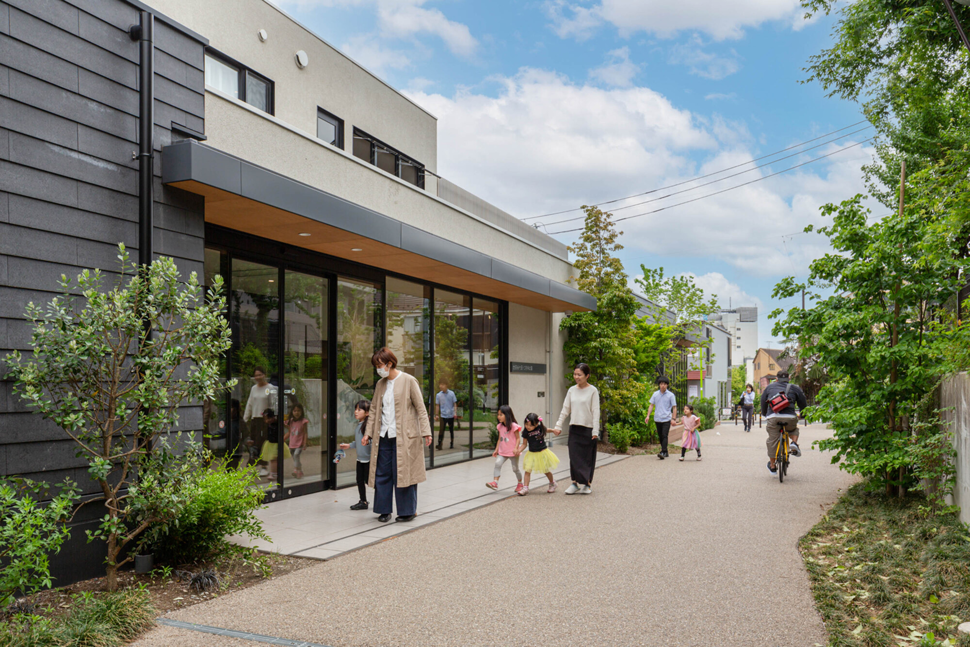 Gallery of SDJ Nursery / HIBINOSEKKEI + Youji no Shiro - 9