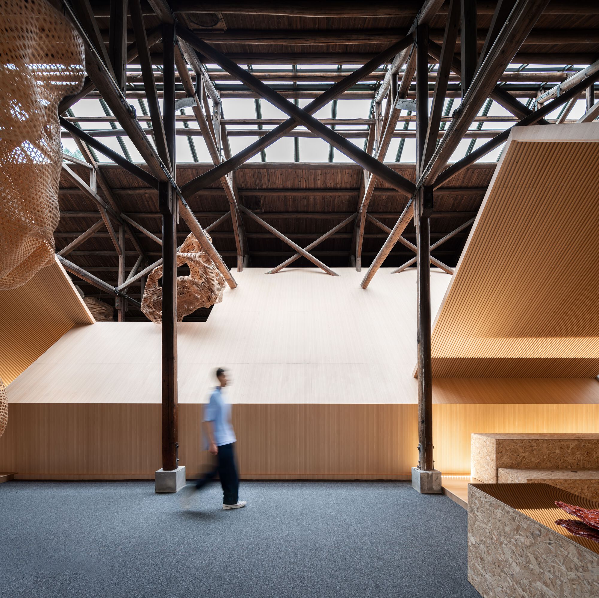 Gallery of "Warehouse within a Warehouse" Media Center / Ray&Emilio Studio - 12