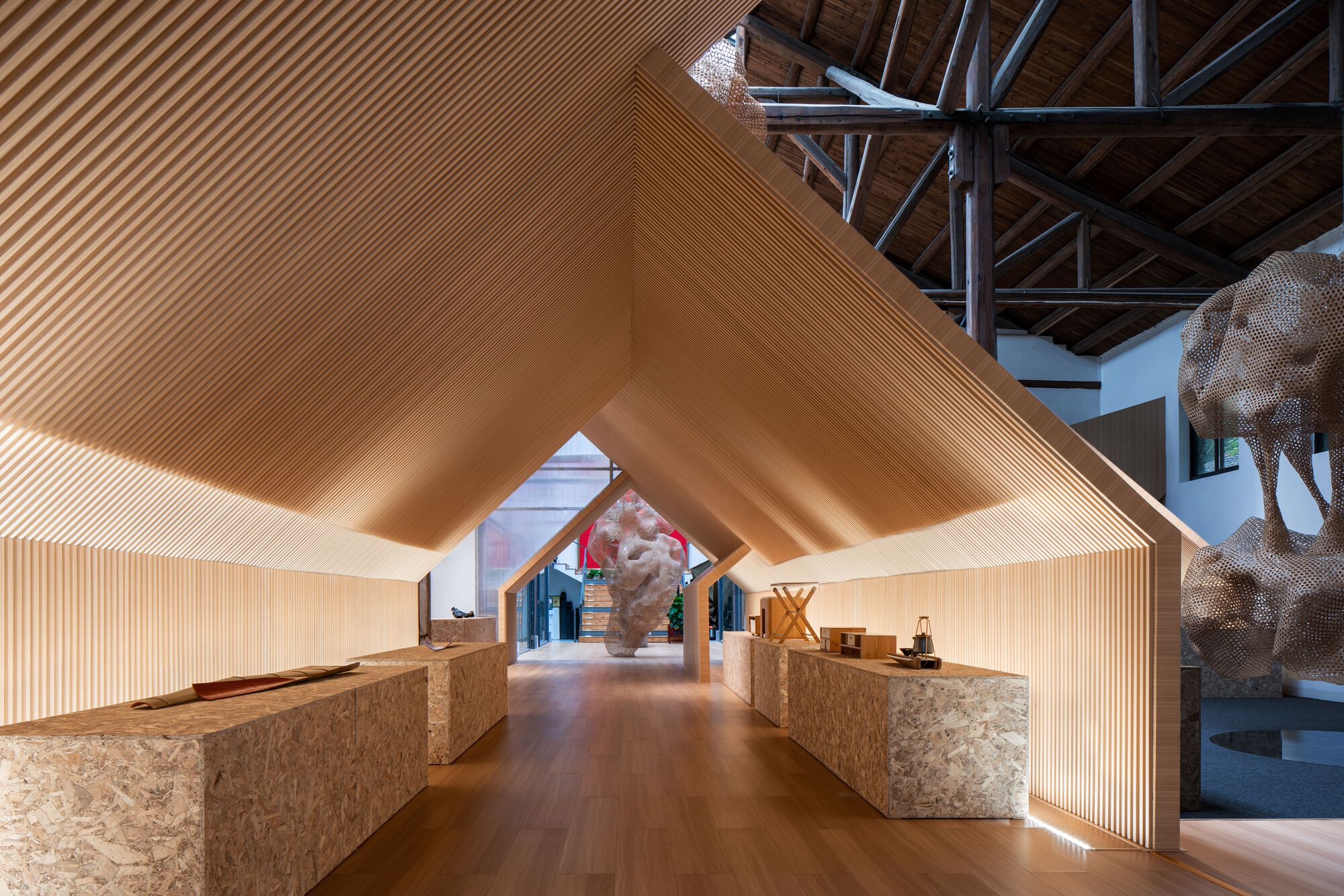 Gallery of "Warehouse within a Warehouse" Media Center / Ray&Emilio ...