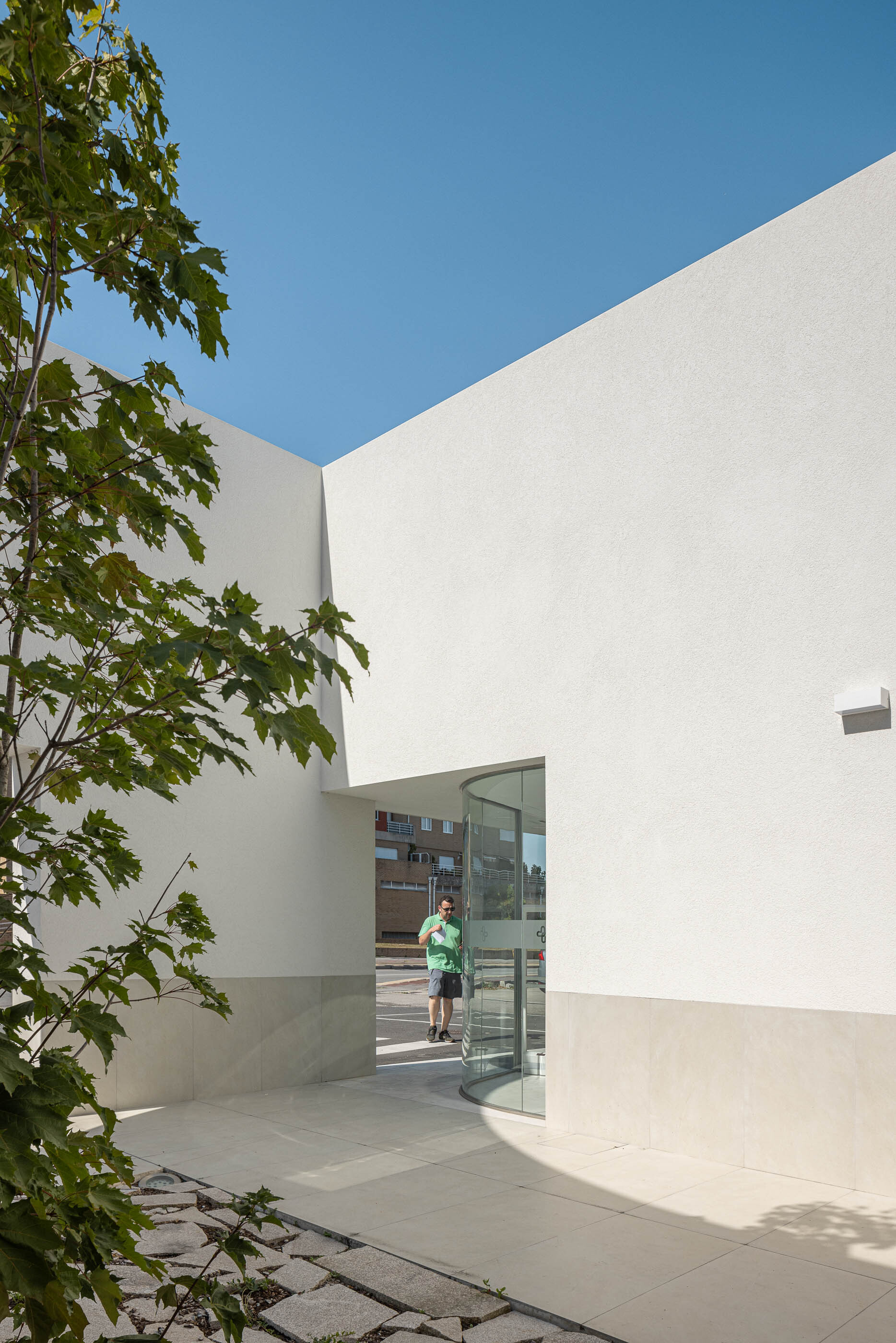 Gallery of Devesa Pharmacy / Tsou Arquitectos - 29