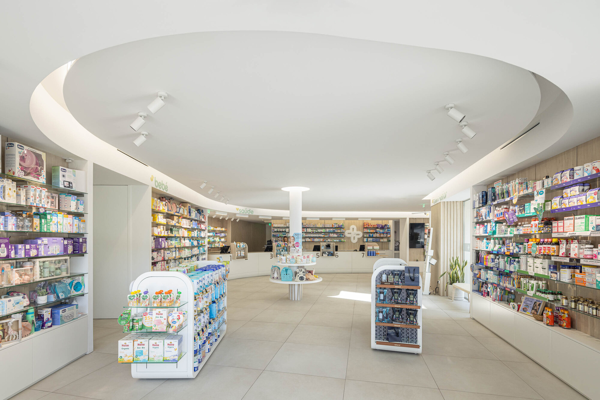 Gallery of Devesa Pharmacy / Tsou Arquitectos - 18