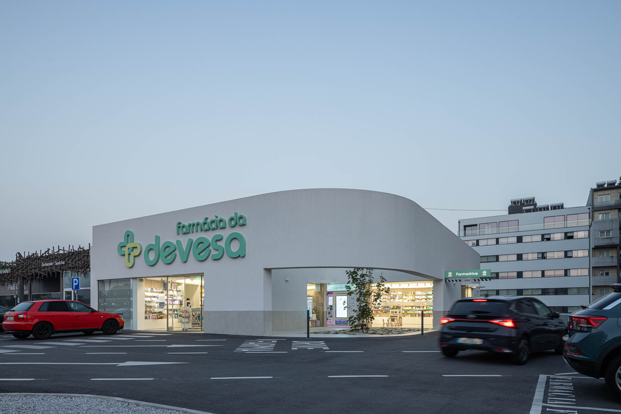 Gallery of Devesa Pharmacy / Tsou Arquitectos - 33