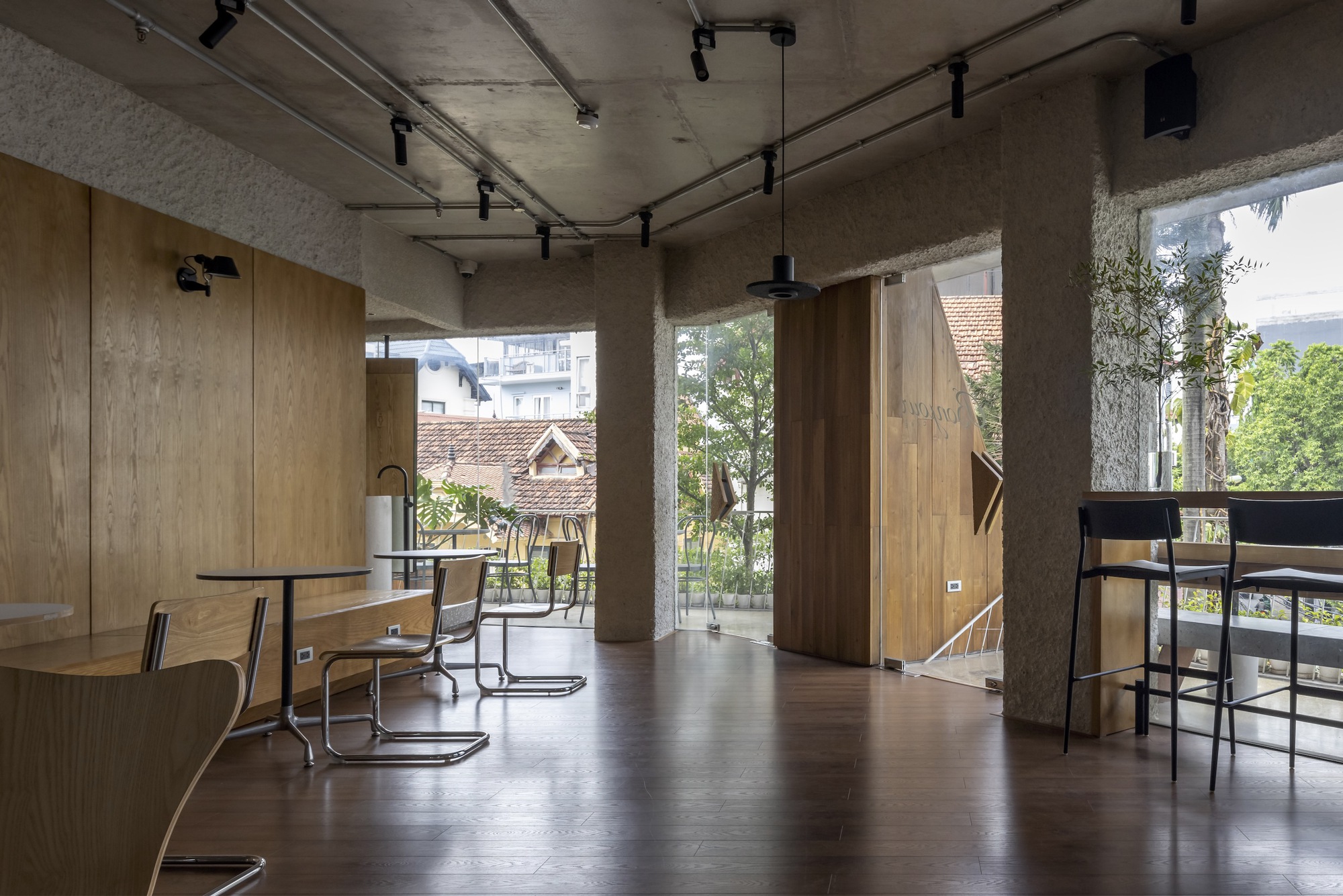Gallery of TNV Coffee and Complex Building / Comma Studio - 19