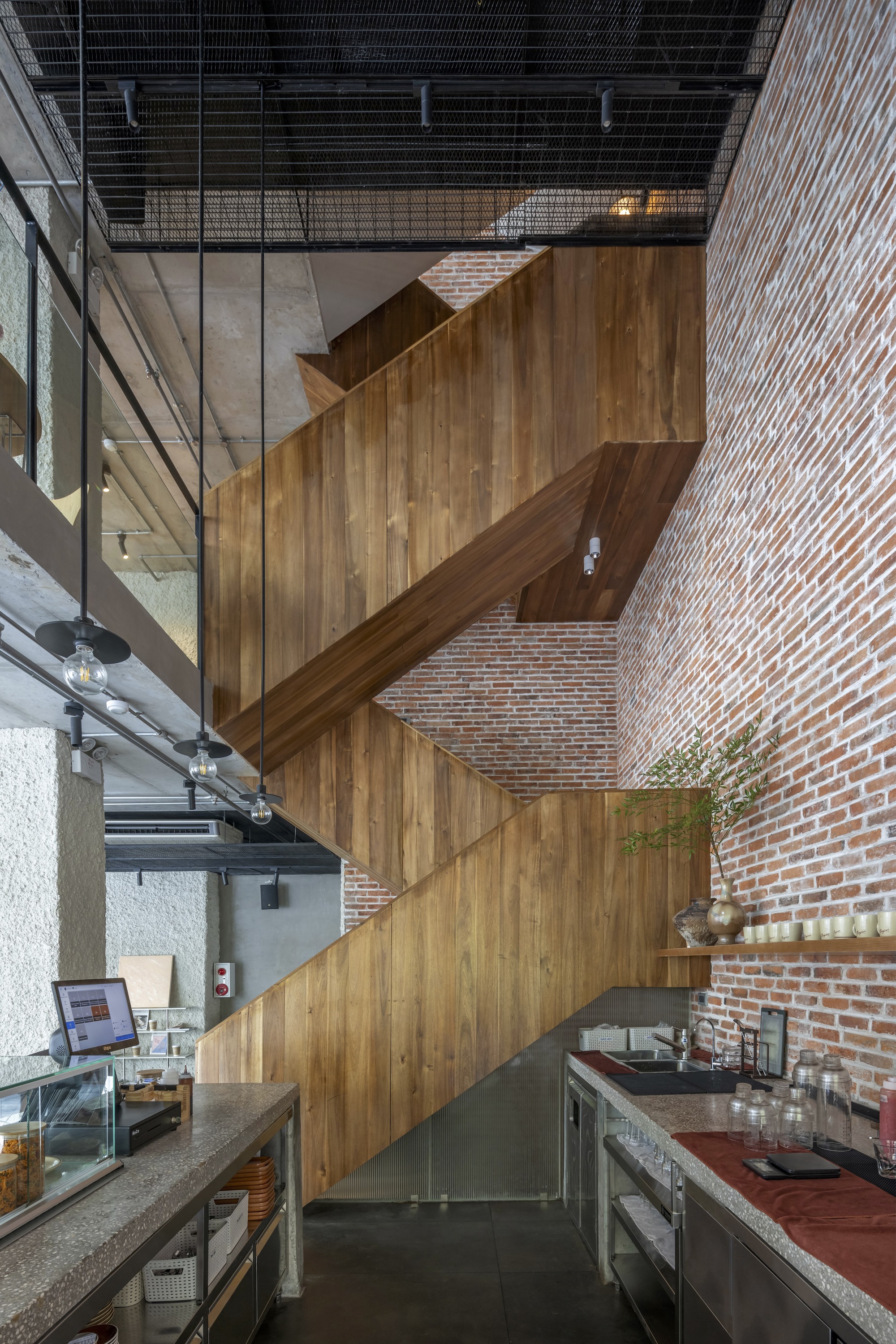 Gallery of TNV Coffee and Complex Building / Comma Studio - 4