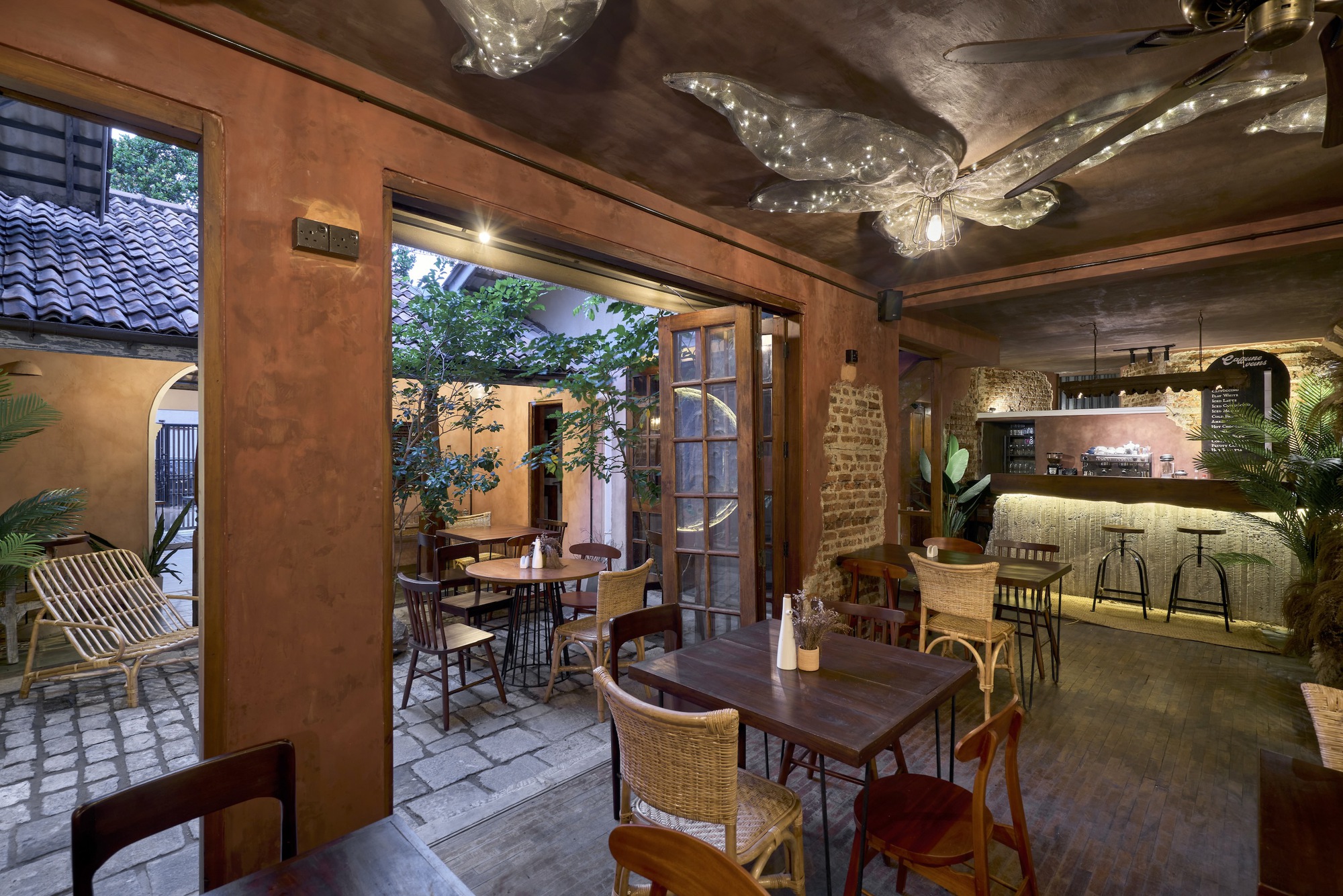 Gallery of La Luna Pizzeria and Café / The Silent Architect - 10
