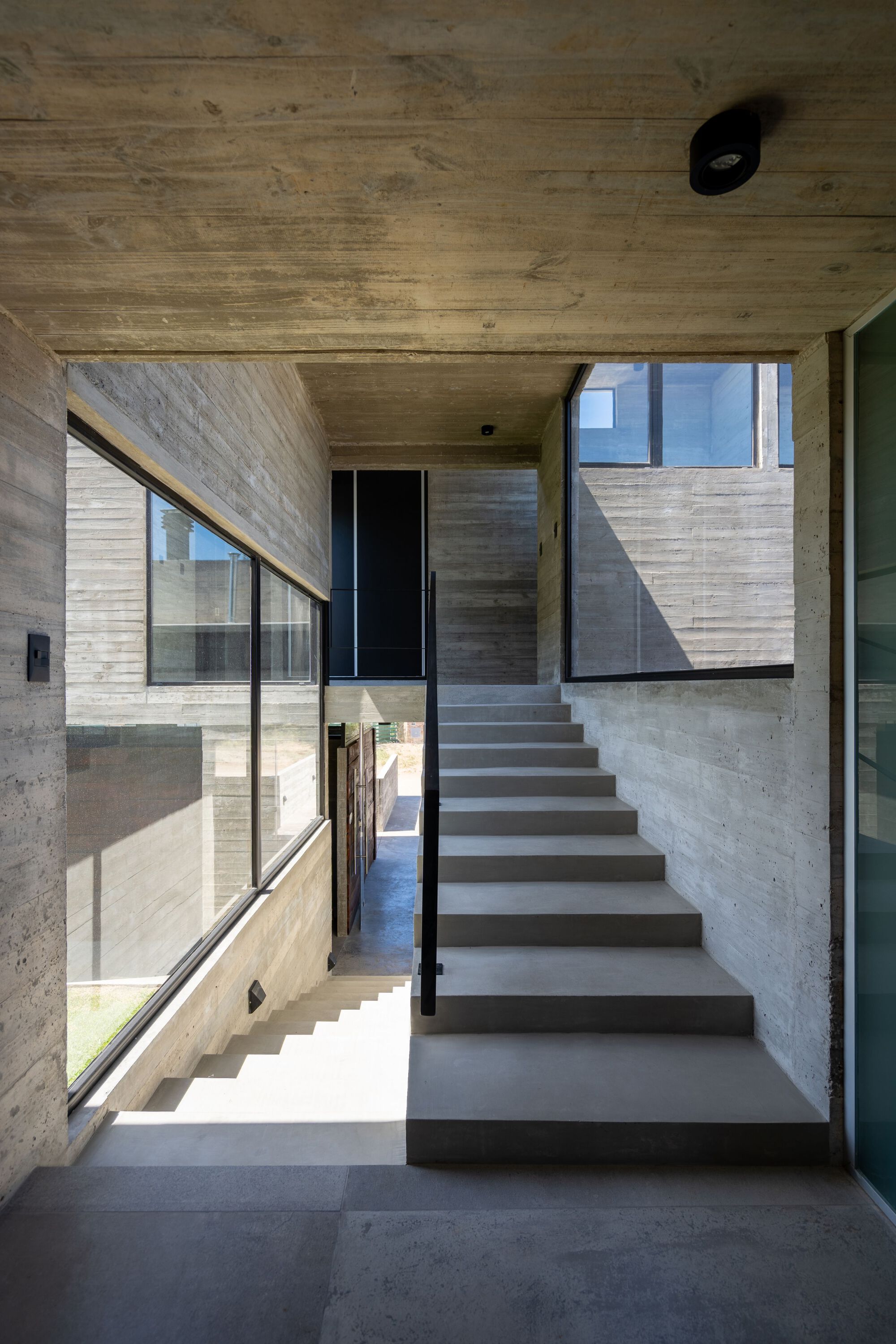 Gallery of La Marina House / Besonias Almeida Arquitectos - 5