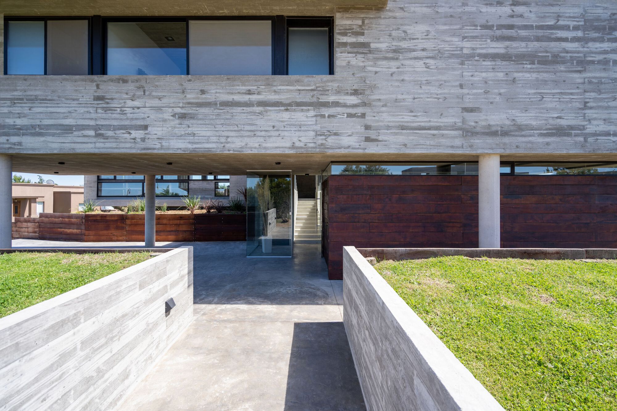 Gallery of La Marina House / Besonias Almeida Arquitectos - 26
