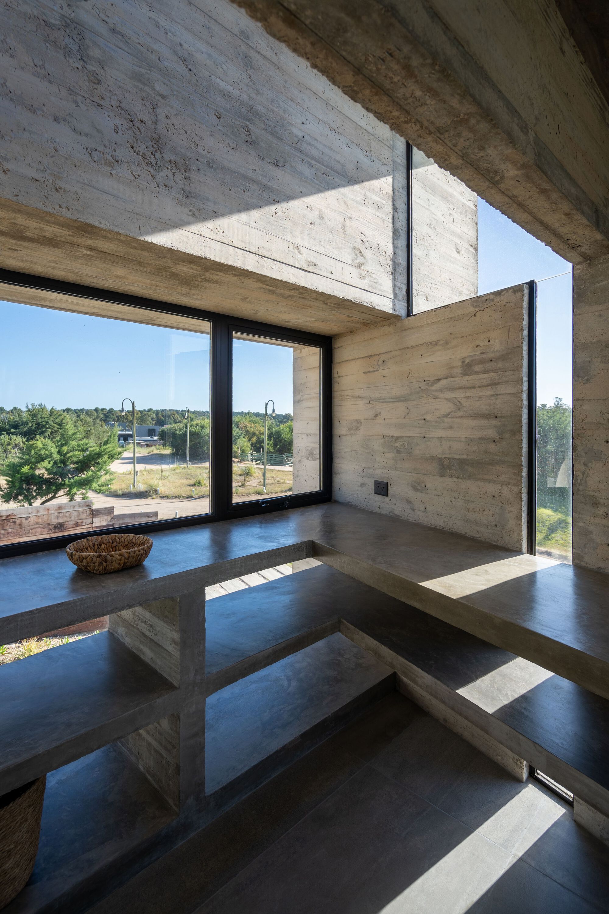Gallery of La Marina House / Besonias Almeida Arquitectos - 12